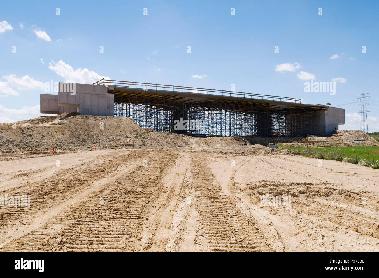 Bau der Autobahn A5 in der Nähe von Wolkersdorf, Österreich ...