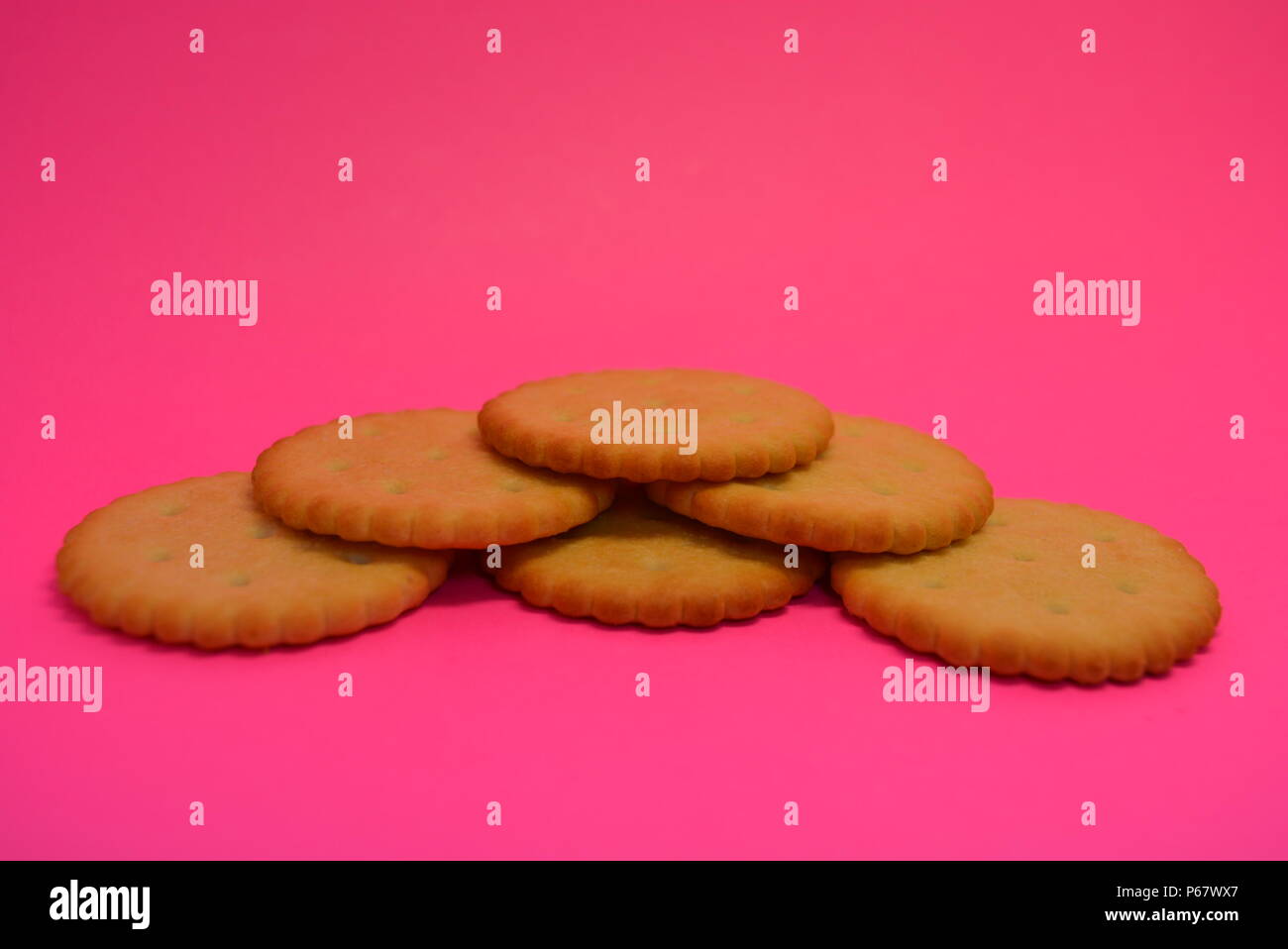 Reispapier cracker -Fotos und -Bildmaterial in hoher Auflösung – Alamy