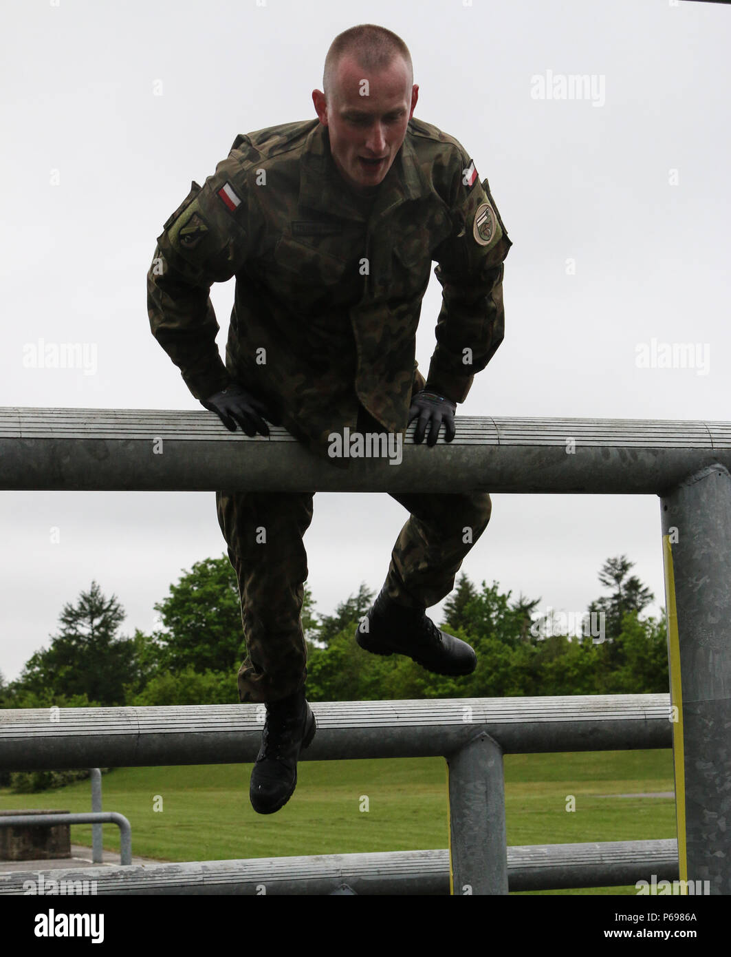 Pfc. Lucas Truchlewski, ein Panzer crewman mit den 34th Armor ...