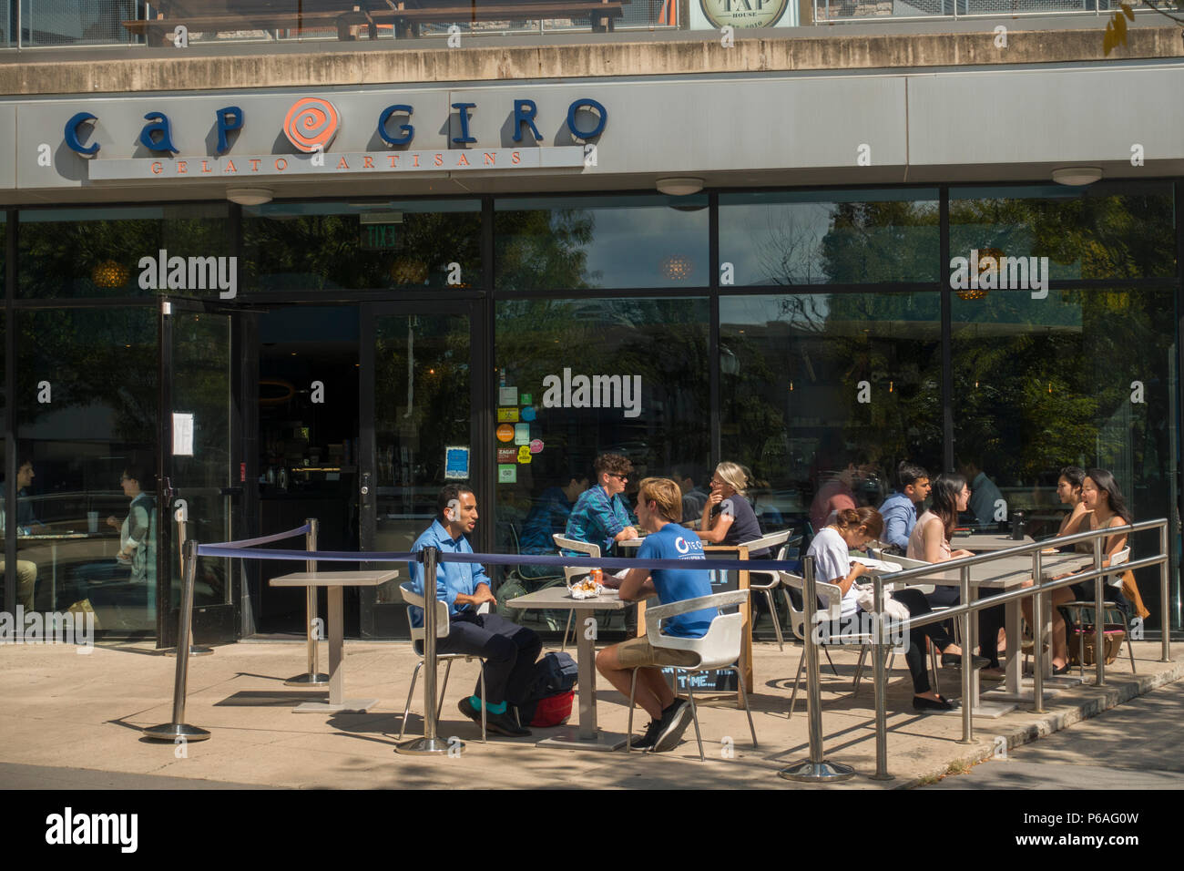 Gelato café -Fotos und -Bildmaterial in hoher Auflösung – Alamy