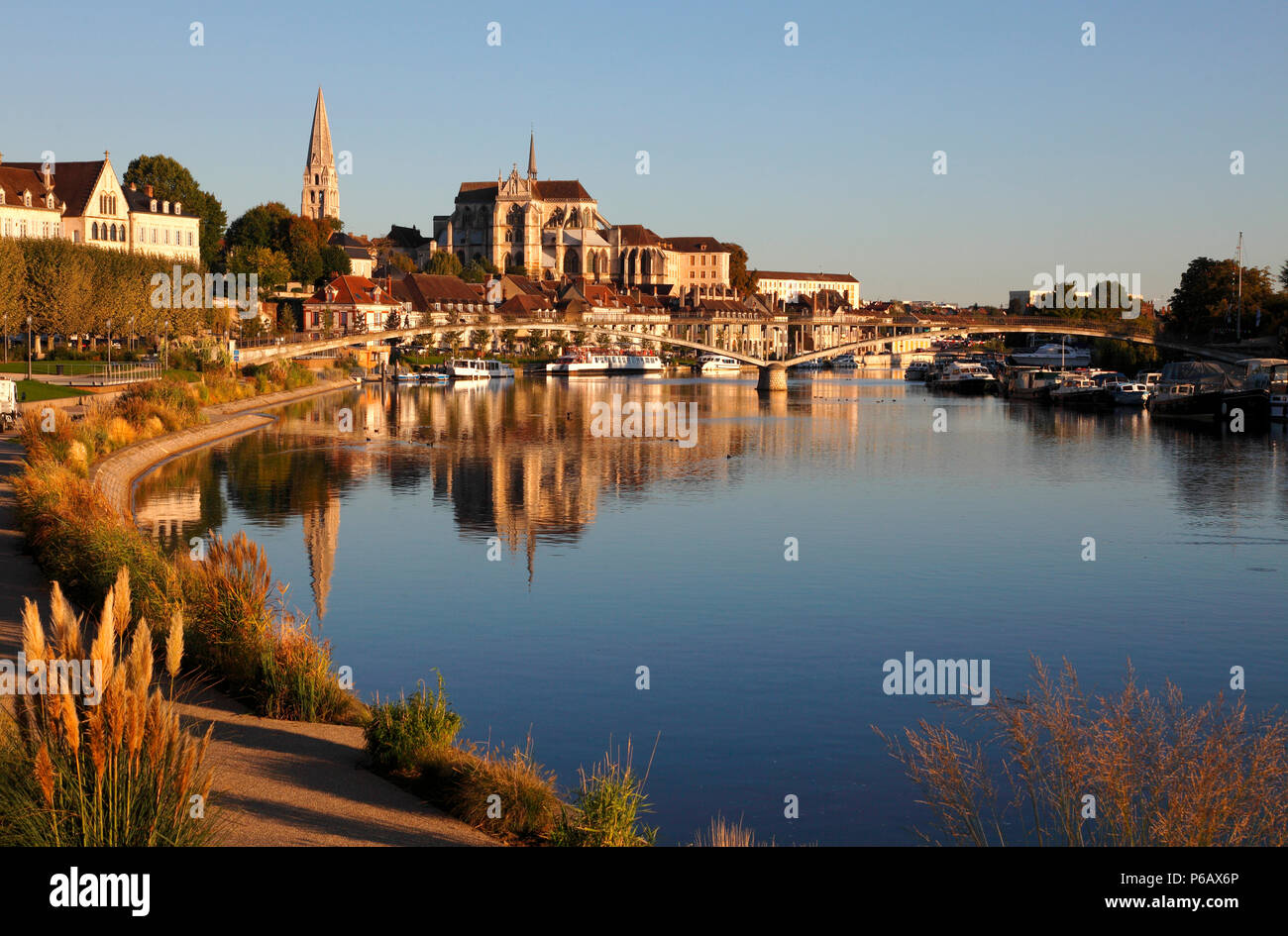 Abtei von auxerre -Fotos und -Bildmaterial in hoher Auflösung – Alamy
