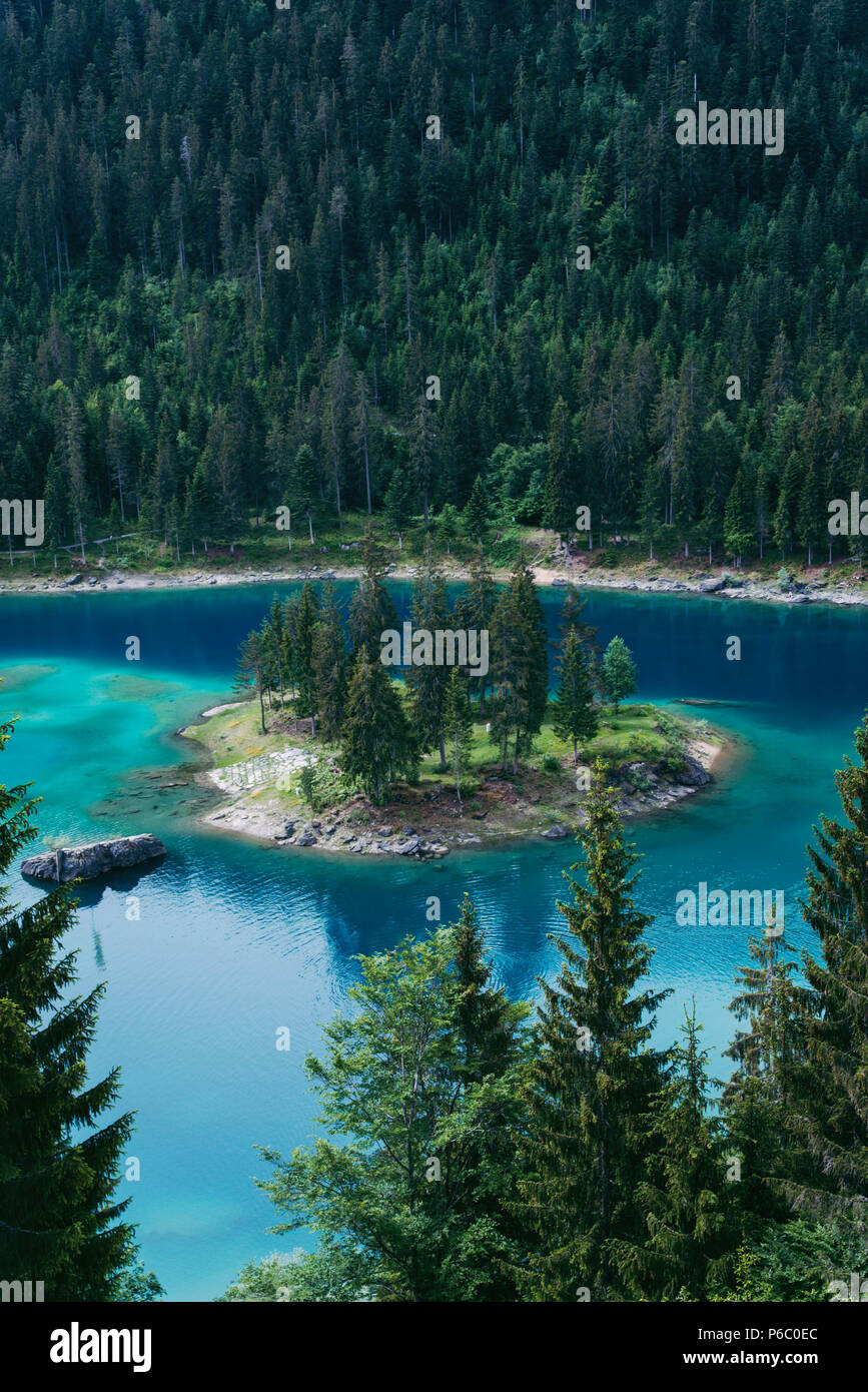 Caumasee see -Fotos und -Bildmaterial in hoher Auflösung – Alamy