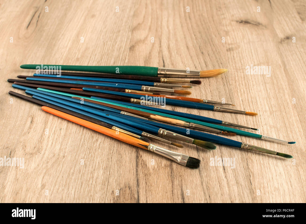 Stapel von pinseln -Fotos und -Bildmaterial in hoher Auflösung – Alamy