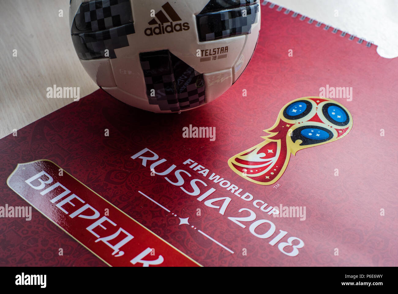8. April 2018 Moskau, Russland offiziellen Spielball der FIFA WM 2018 ...