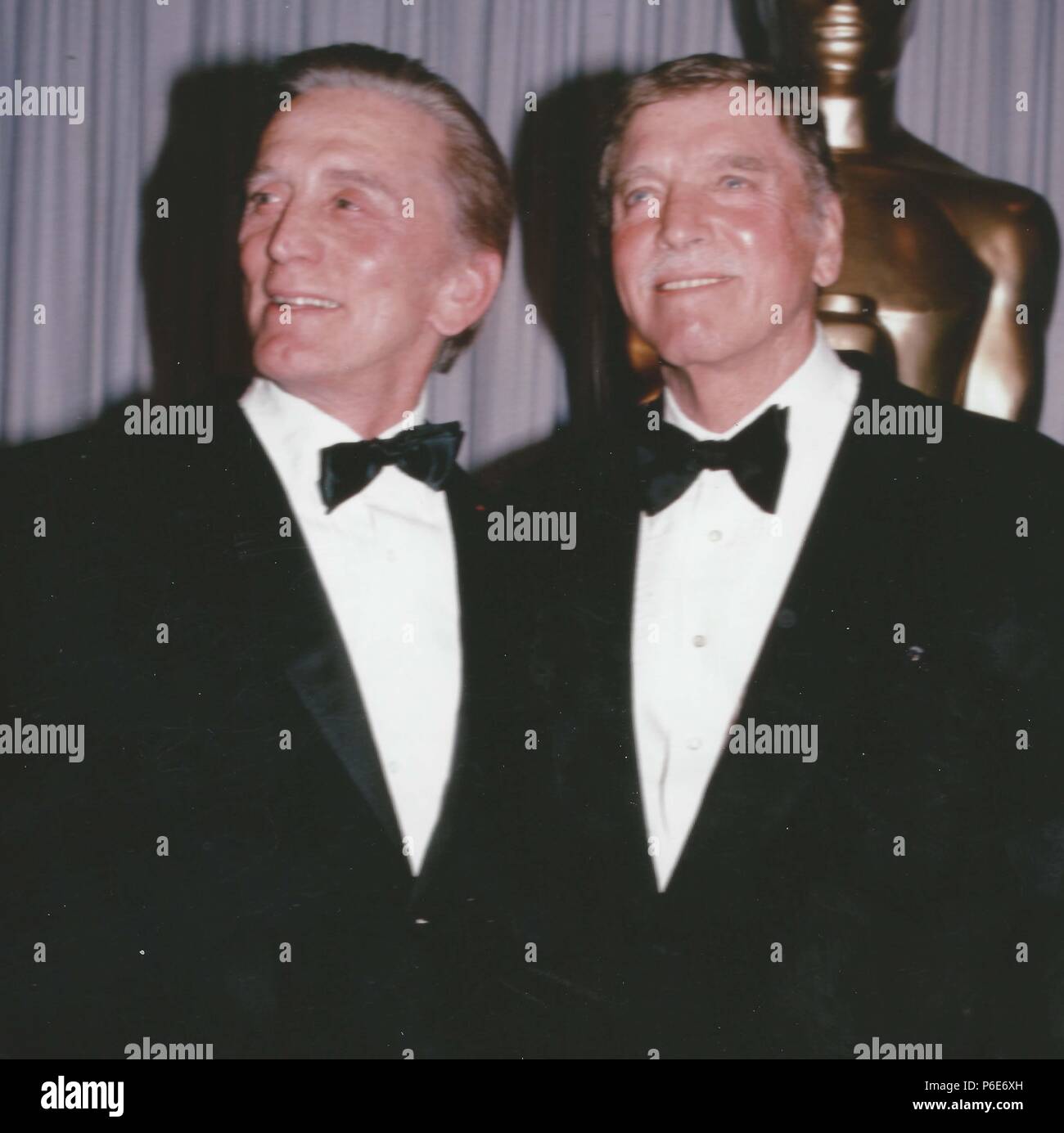 Kirk douglas burt lancaster john -Fotos und -Bildmaterial in hoher Auflösung – Alamy