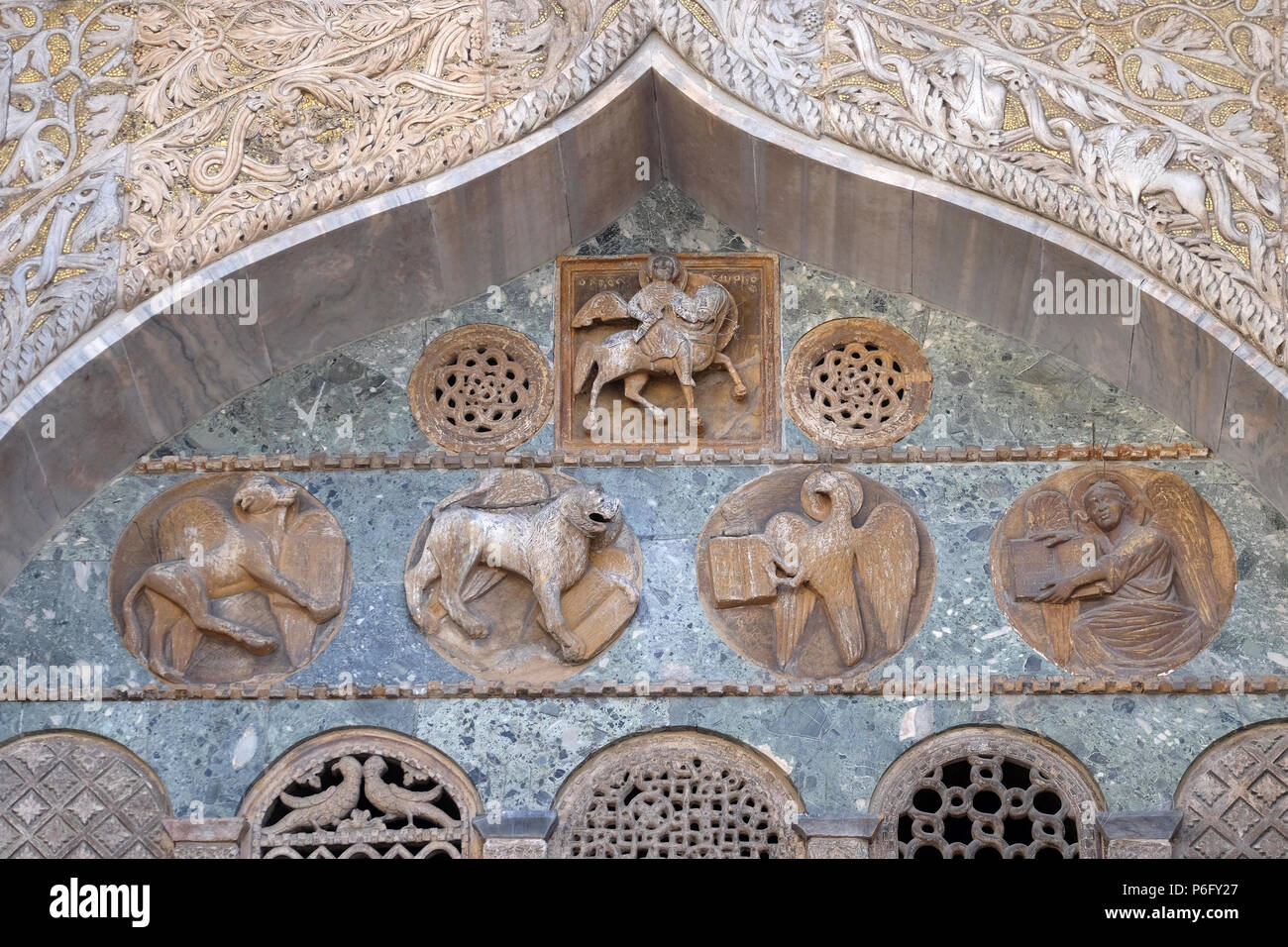 Vier evangelisten symbole -Fotos und -Bildmaterial in hoher Auflösung ...