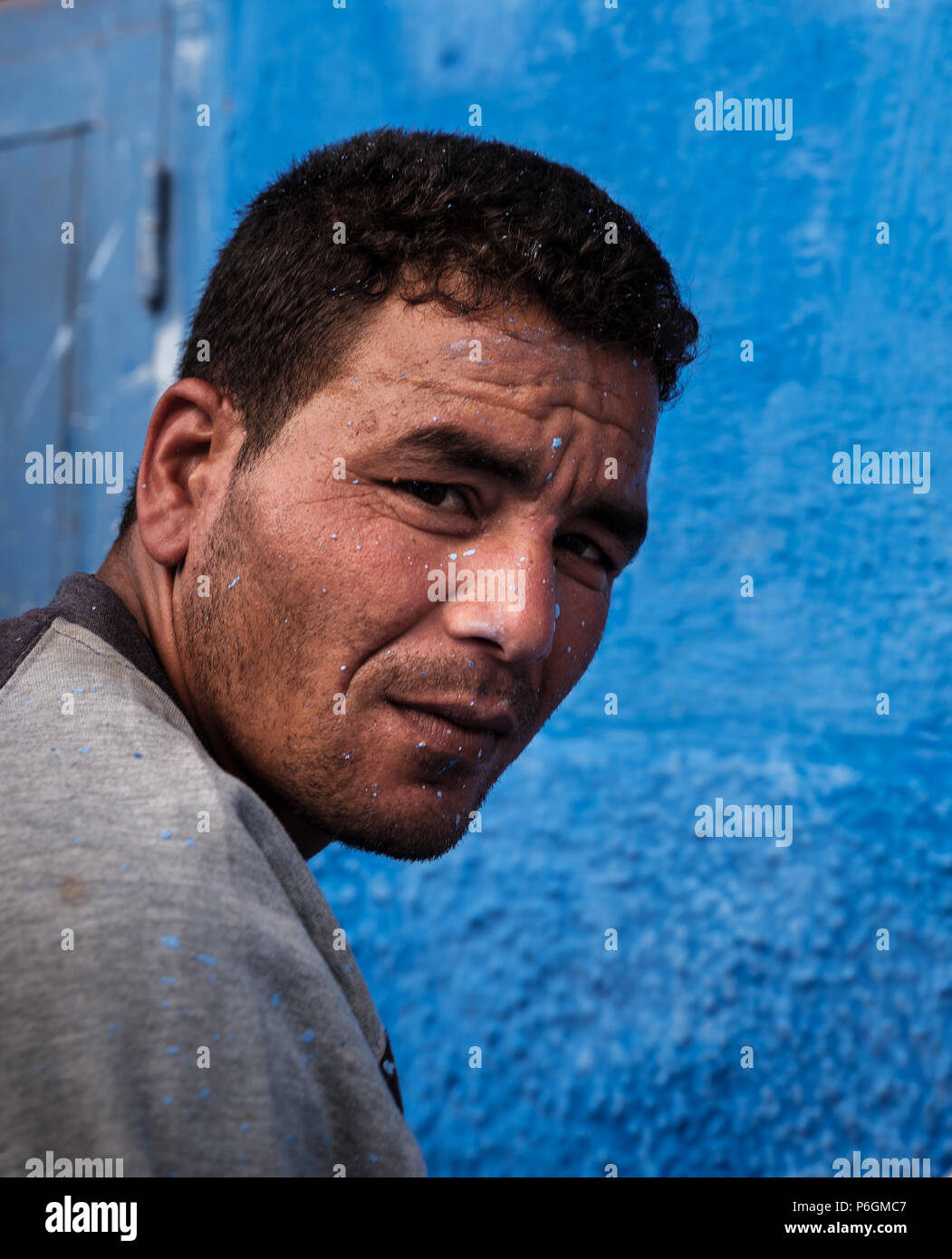CHEFCHAOUEN, MAROKKO - ca. April 2017: Portrait der marokkanischen Mann ...