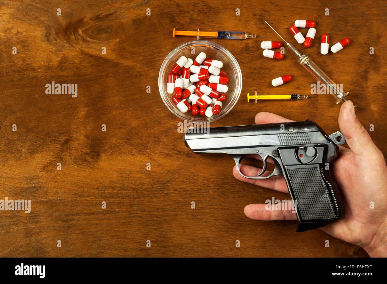 Waffengewalt, psychische erkrankung -Fotos und -Bildmaterial in hoher ...