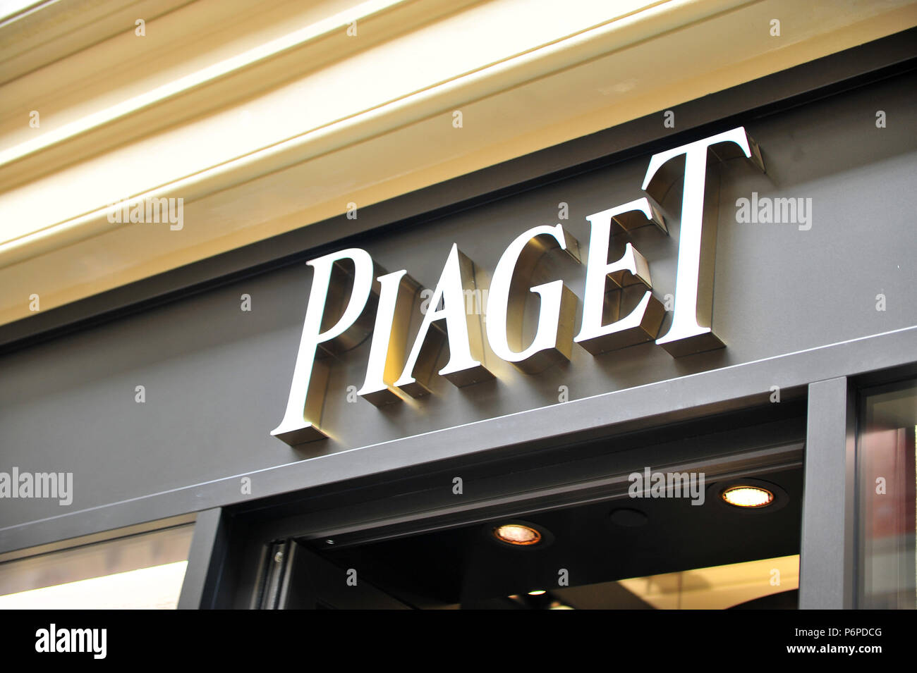 Piaget boutique -Fotos und -Bildmaterial in hoher Auflösung – Alamy
