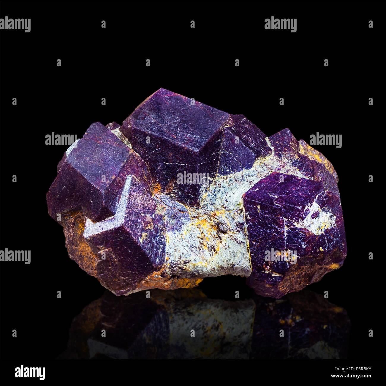 Almandine garnet -Fotos und -Bildmaterial in hoher Auflösung – Alamy