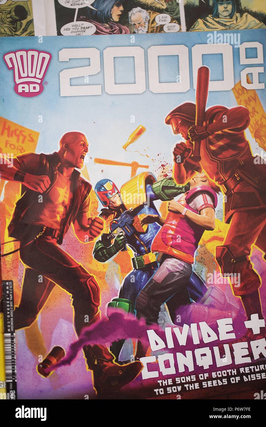 2000 ad comic -Fotos und -Bildmaterial in hoher Auflösung – Alamy