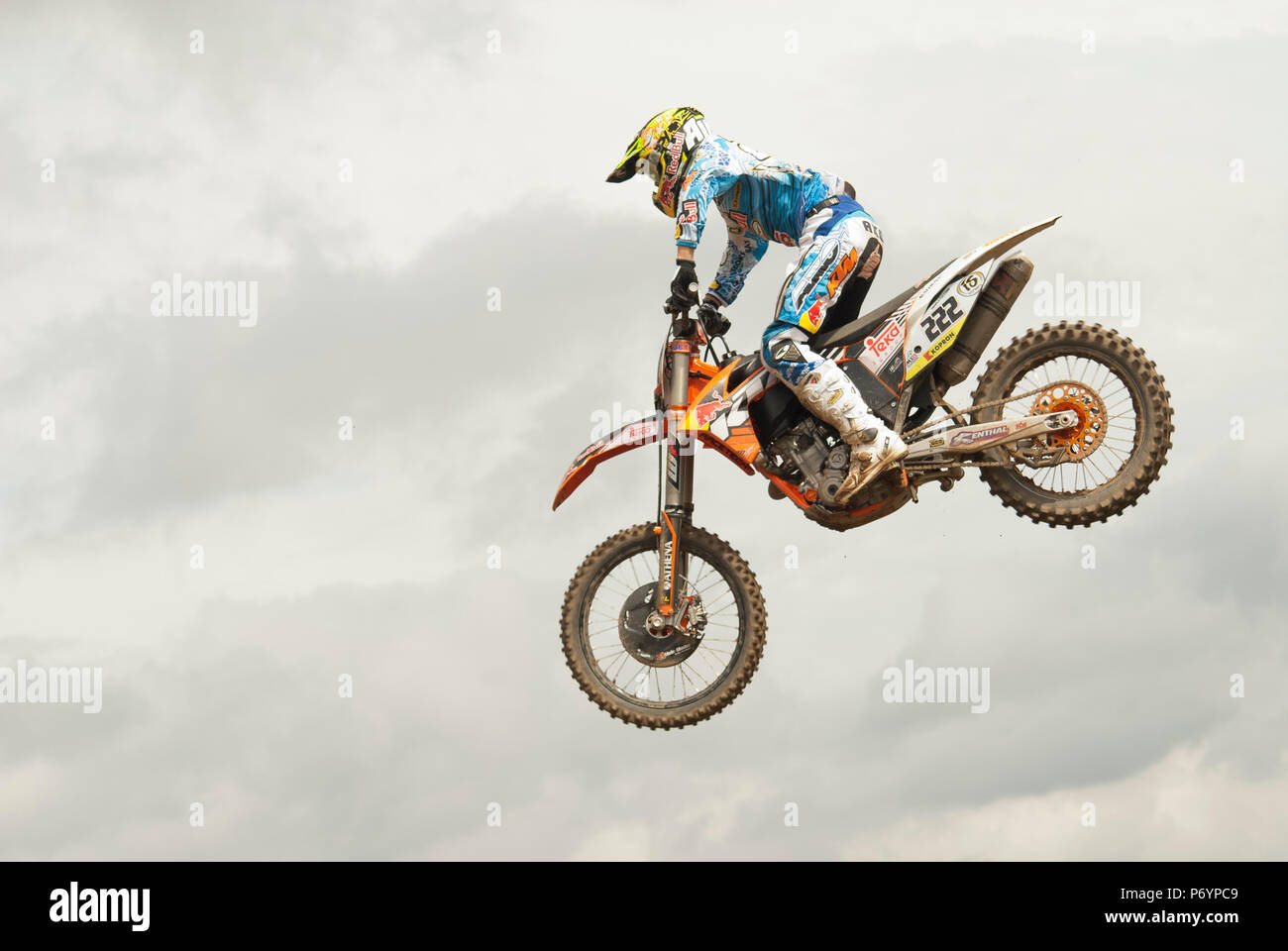 Motorradfahrer in der luft -Fotos und -Bildmaterial in hoher Auflösung ...