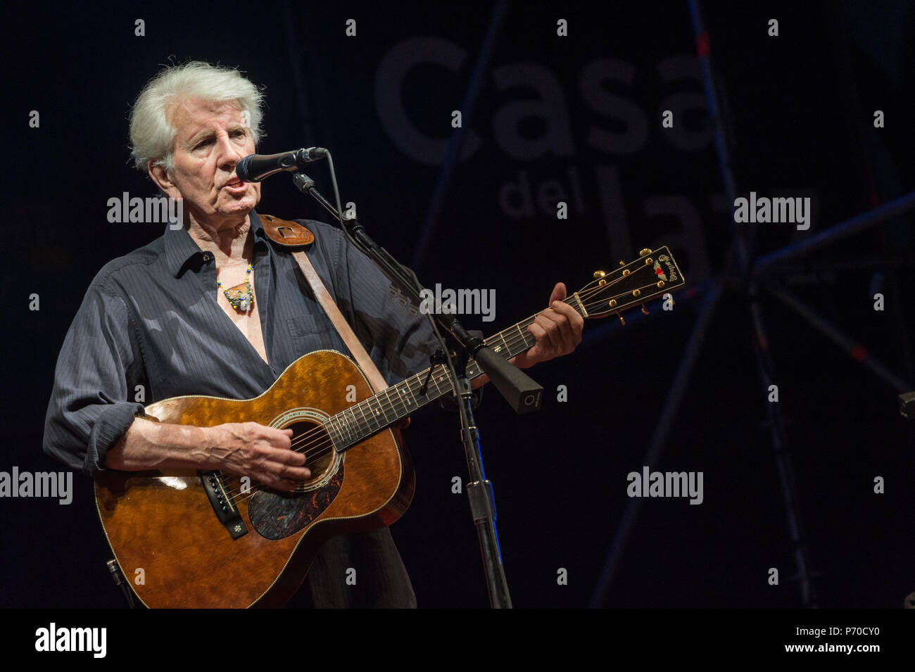 Shane fontaine auf der gitarre -Fotos und -Bildmaterial in hoher ...