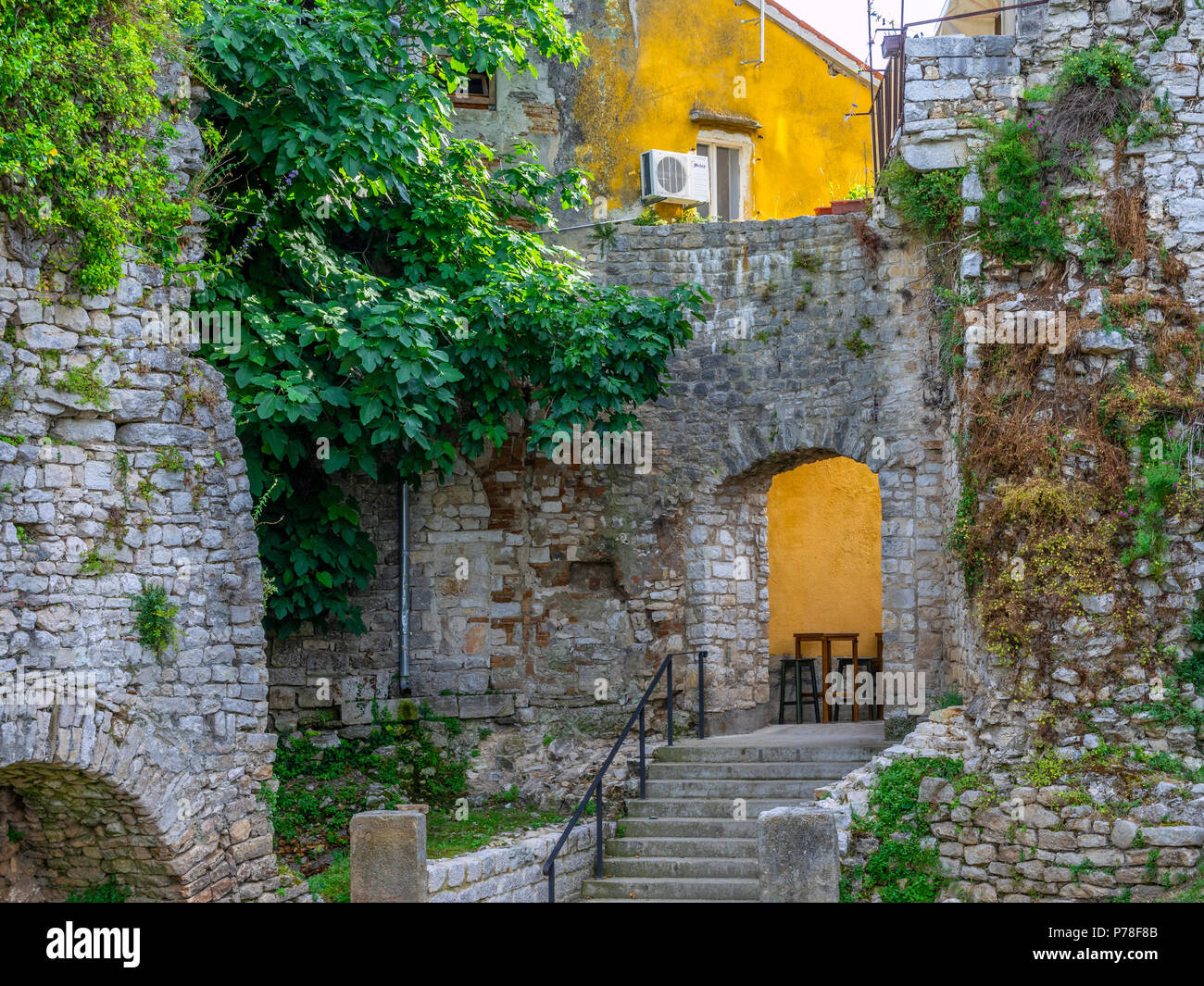 Stadtmauer am Wehrturm 1473 - Obrambena Kula, Porec, Istrien, Kroatien ...