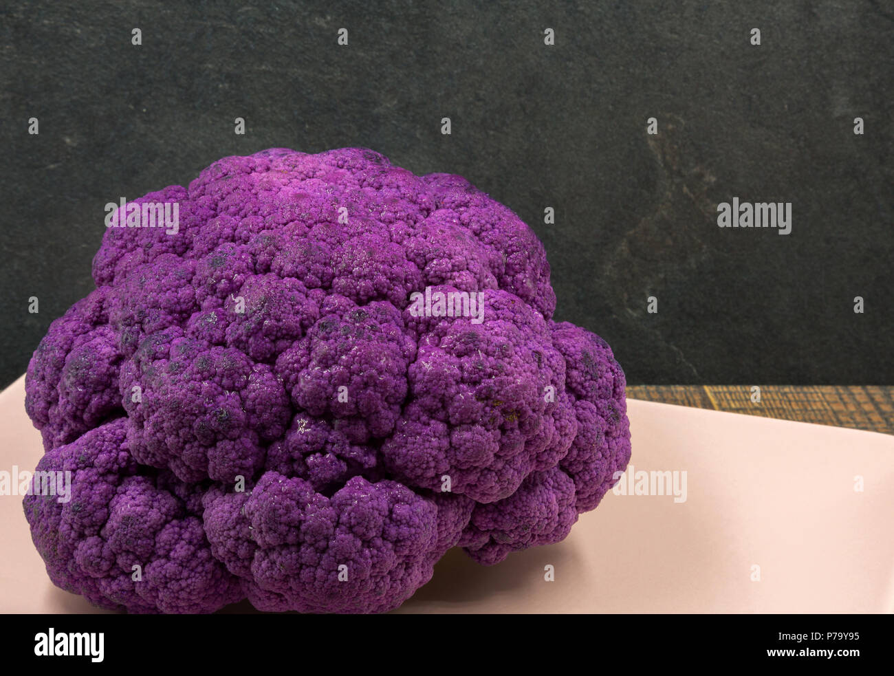 Violetter blumenkohl -Fotos und -Bildmaterial in hoher Auflösung – Alamy