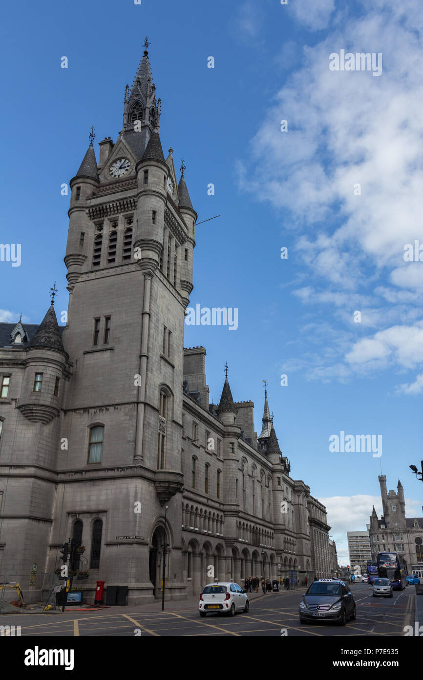 Town house clock tower aberdeen -Fotos und -Bildmaterial in hoher ...