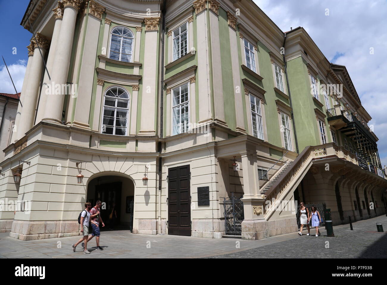 Prag opern theater -Fotos und -Bildmaterial in hoher Auflösung – Alamy