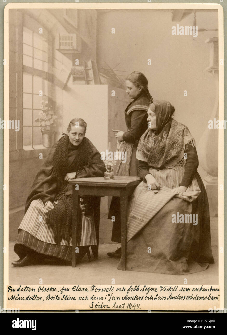 Lotten Olsson som Anna Månsdotter, Signe Widell som Lena & Clara ...