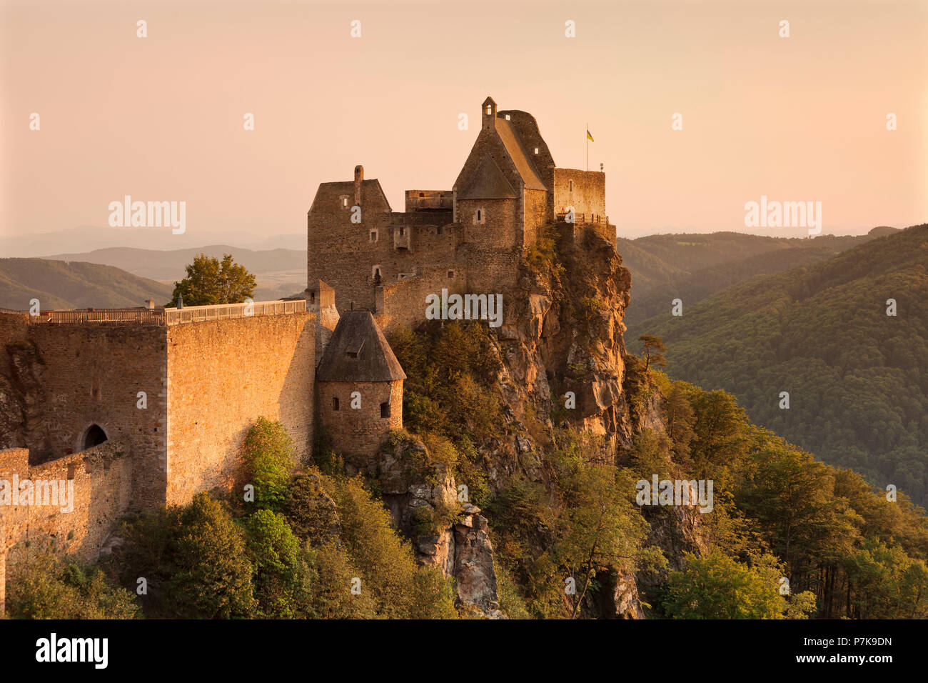 Aggstein castle aggstein -Fotos und -Bildmaterial in hoher Auflösung ...