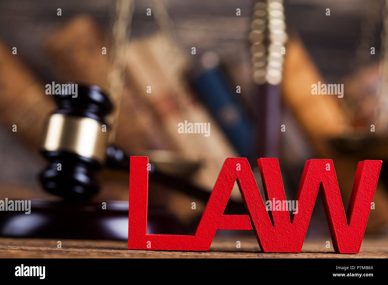 Gesetz Thema, Hammer des Richters, Justiz, Schreibtisch aus Holz ...