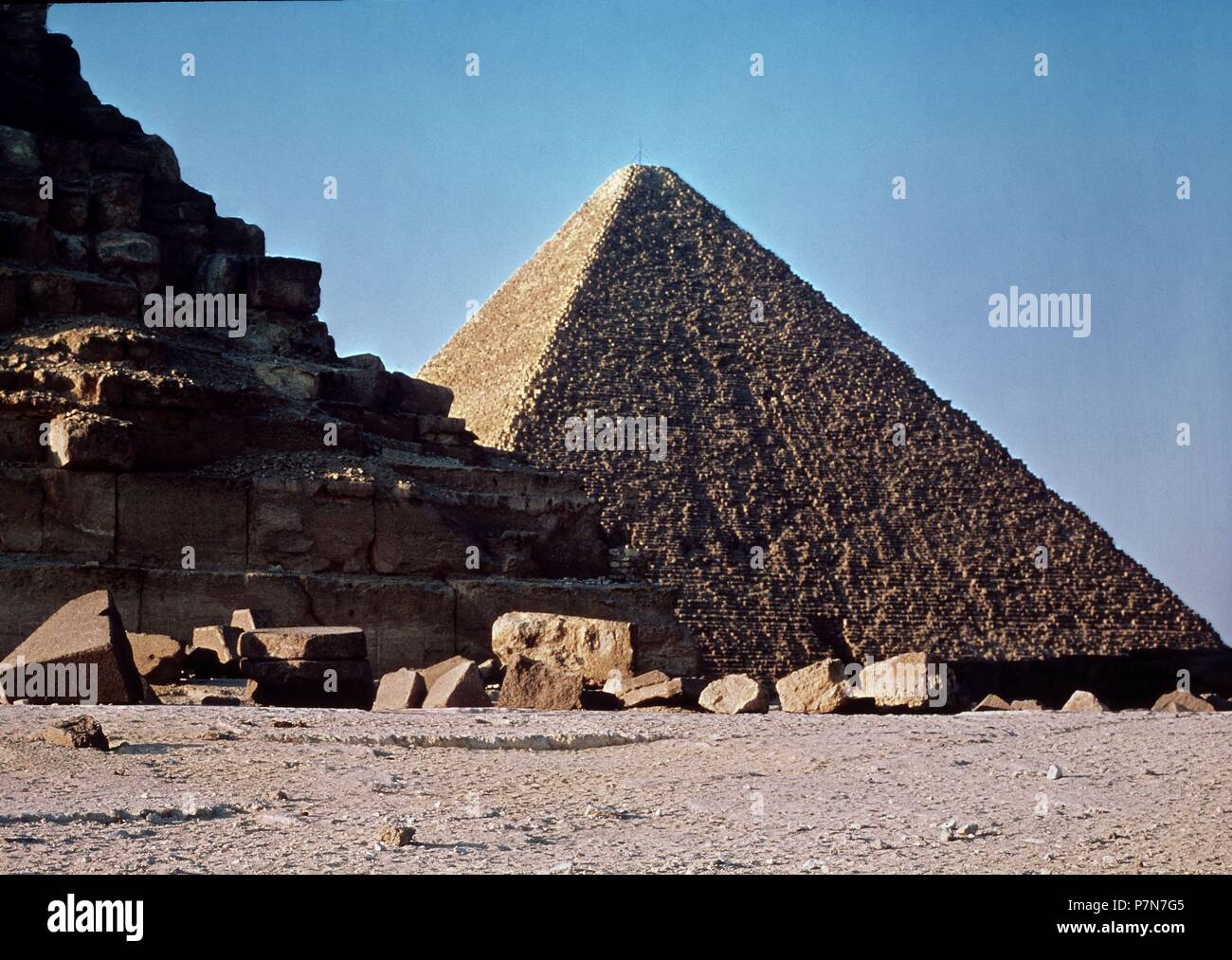 Piramide de keops -Fotos und -Bildmaterial in hoher Auflösung – Alamy