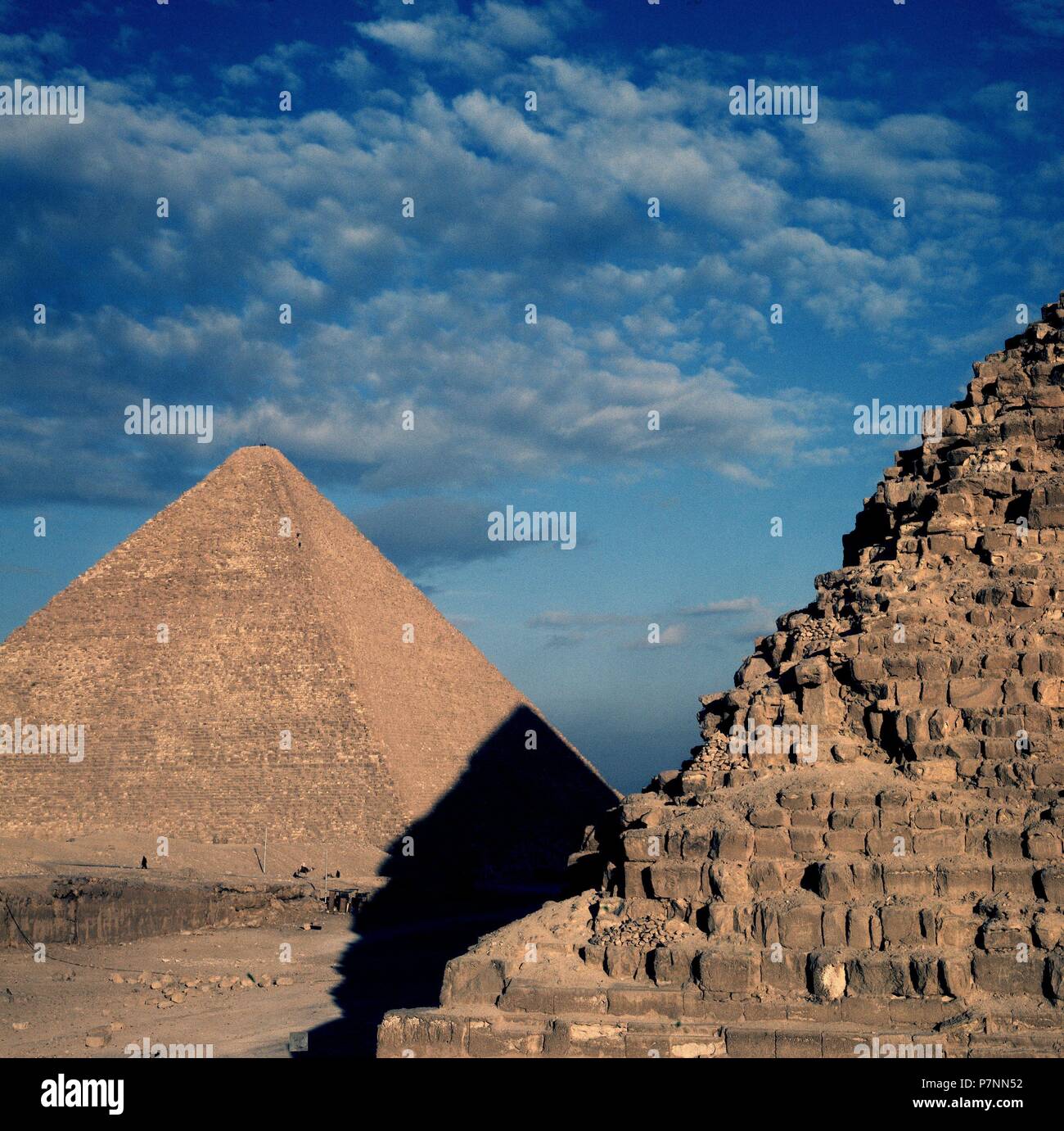 Piramide de keops -Fotos und -Bildmaterial in hoher Auflösung – Alamy