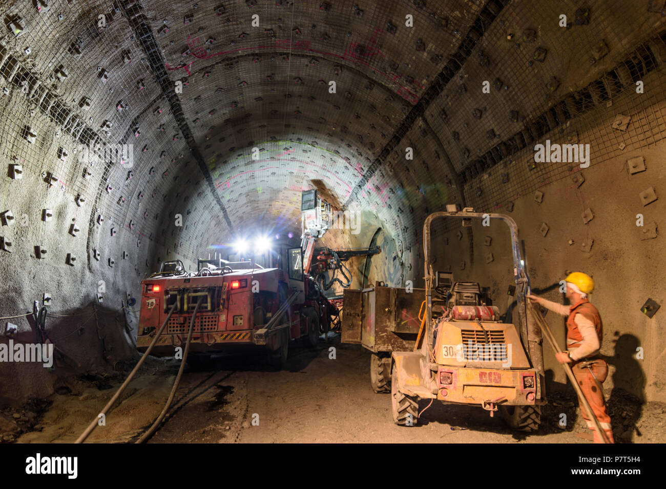 Spital am Semmering: Bohren Sie Löcher an den Hochofen Semmering-Basistunnel (Semmering ...