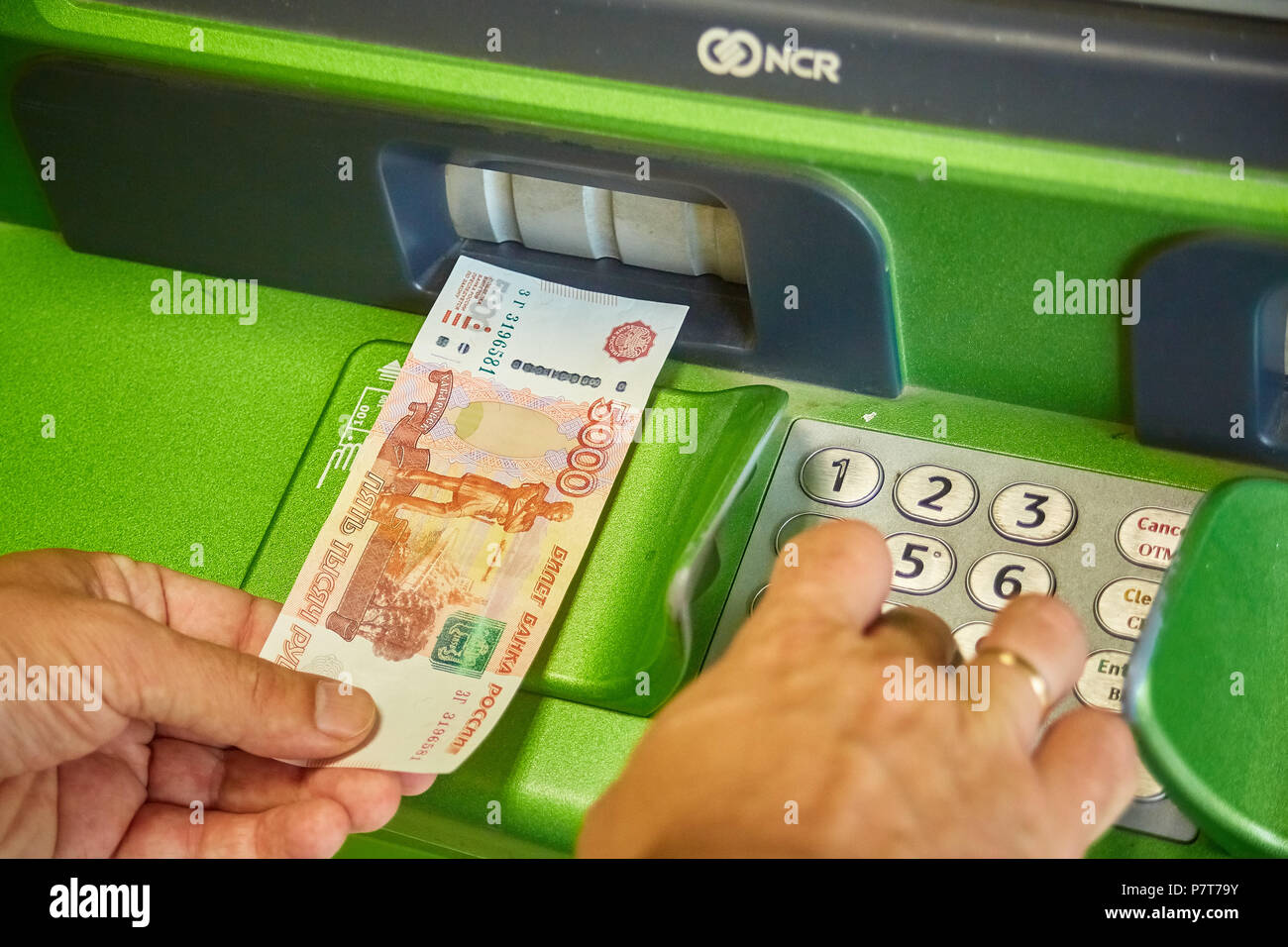 Bank Transaktion Stockfotos und -bilder Kaufen - Alamy