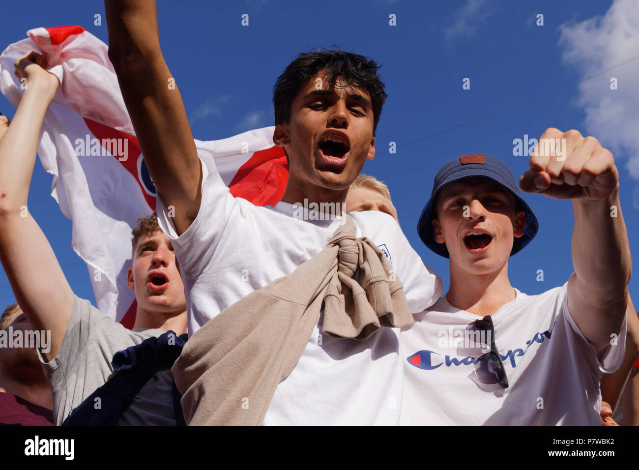 Crying football fan -Fotos und -Bildmaterial in hoher Auflösung – Alamy