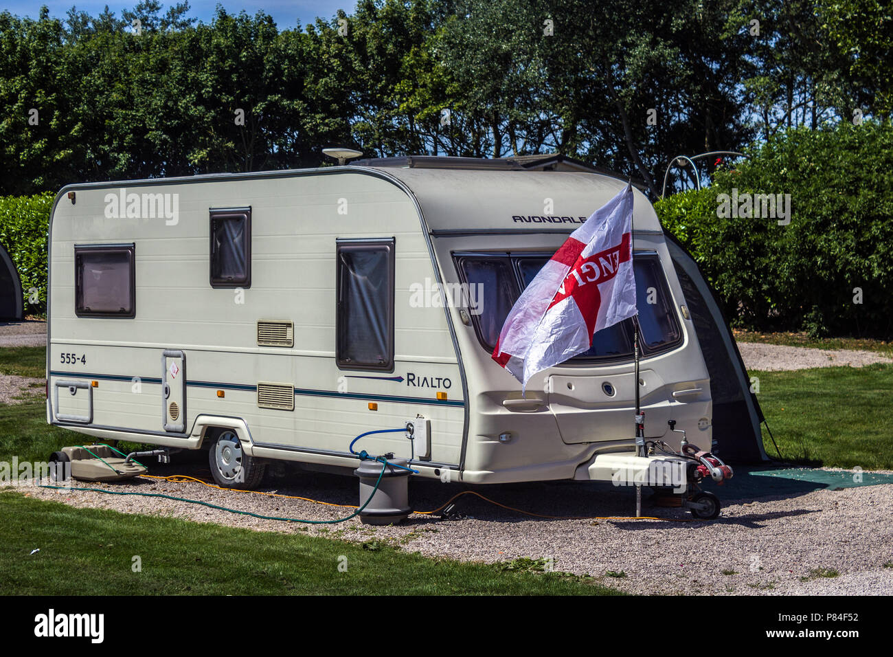 Gezogener ferienwohnwagen -Fotos und -Bildmaterial in hoher Auflösung ...