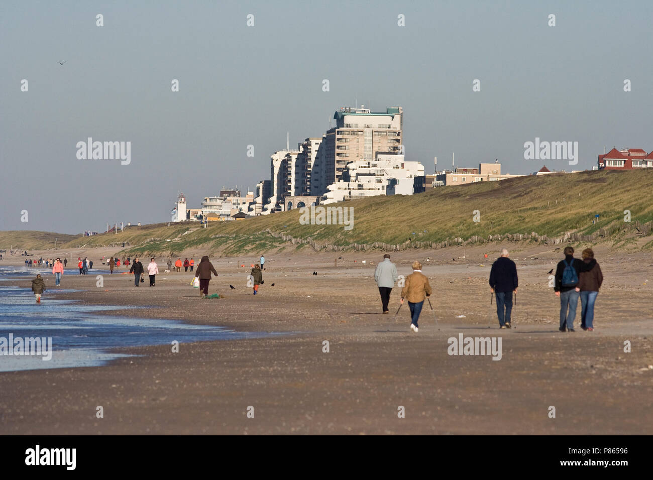 Strand met Noordwijk in de achtergond, Strand mit Noordwijk in de ...