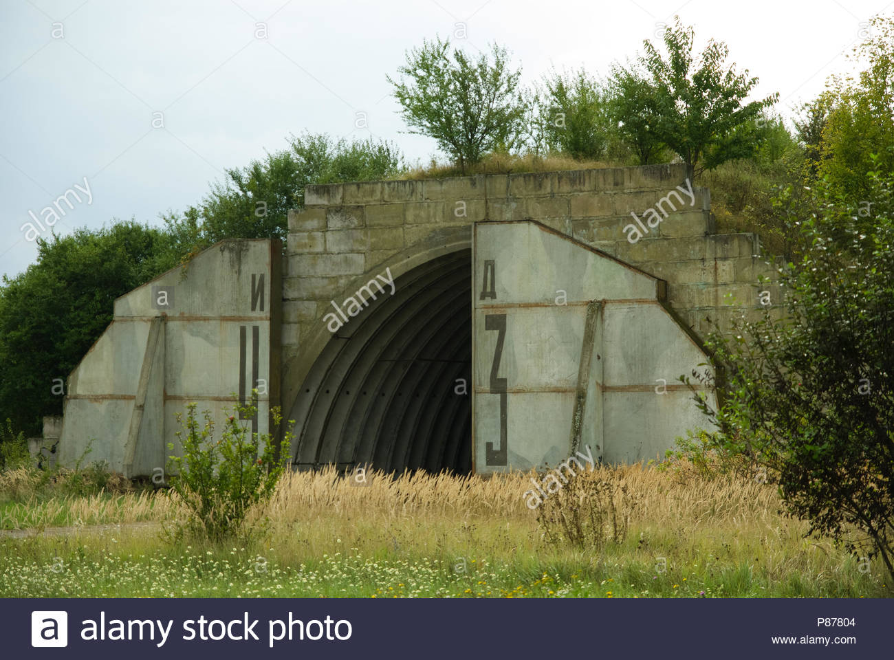 Cold War Hangar Stockfotos & Cold War Hangar Bilder - Alamy