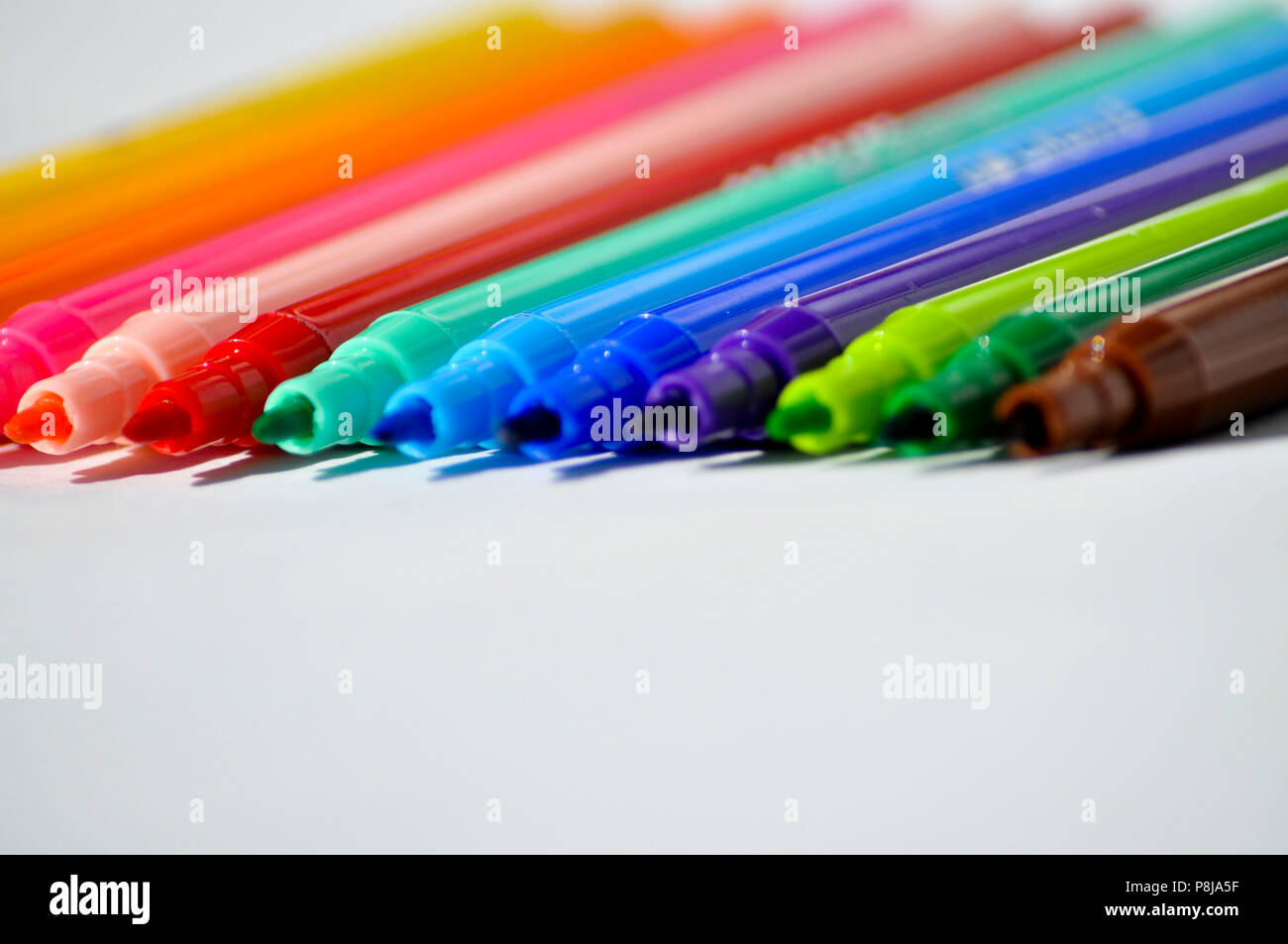 Grüne stifte -Fotos und -Bildmaterial in hoher Auflösung – Alamy