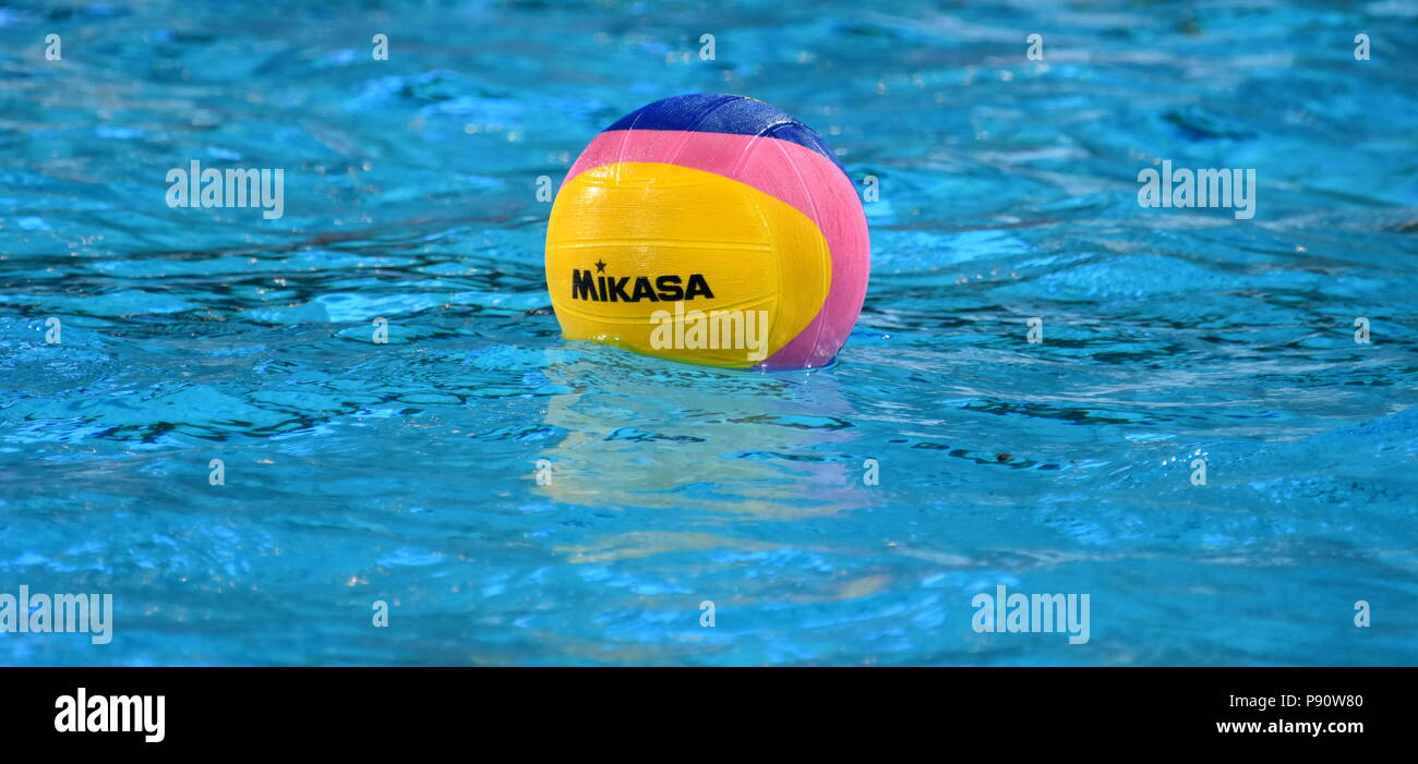Budapest, Ungarn - 20.Juli 2017. Wasserball Ball in den Pool. FINA ...
