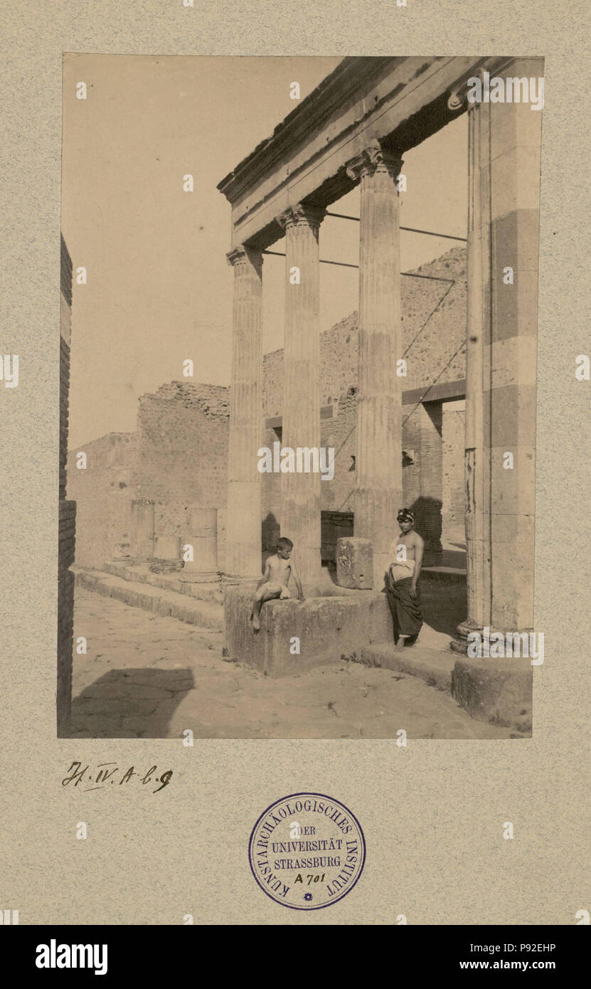 Foro triangolare -Fotos und -Bildmaterial in hoher Auflösung – Alamy