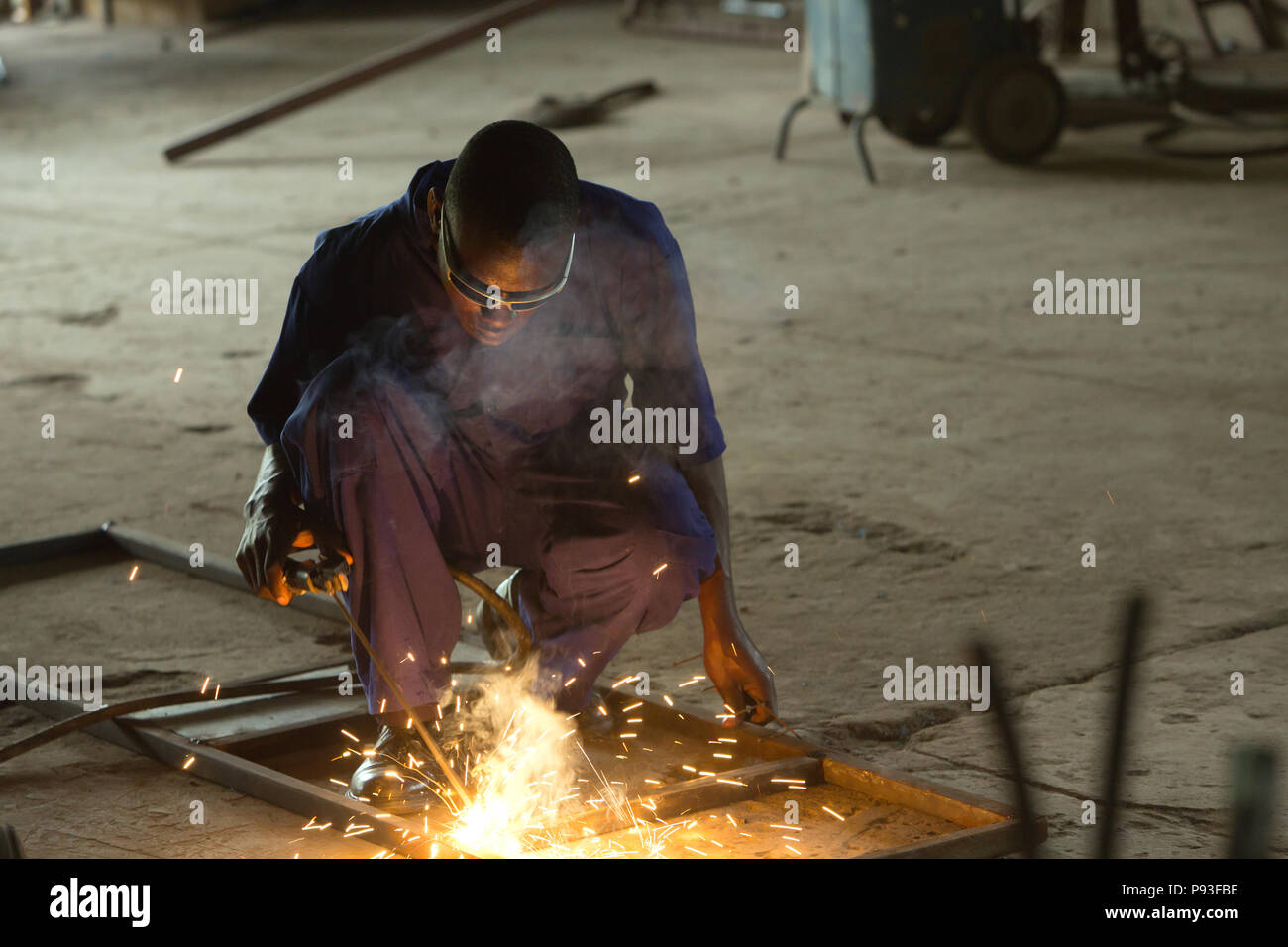 Bombo uganda -Fotos und -Bildmaterial in hoher Auflösung – Alamy