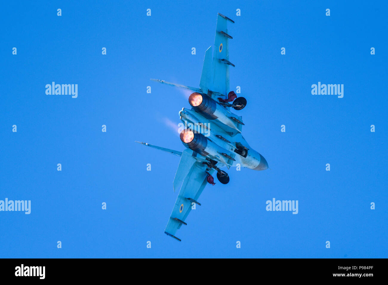 Sukhoi su 27 flanker jet fighter -Fotos und -Bildmaterial in hoher ...