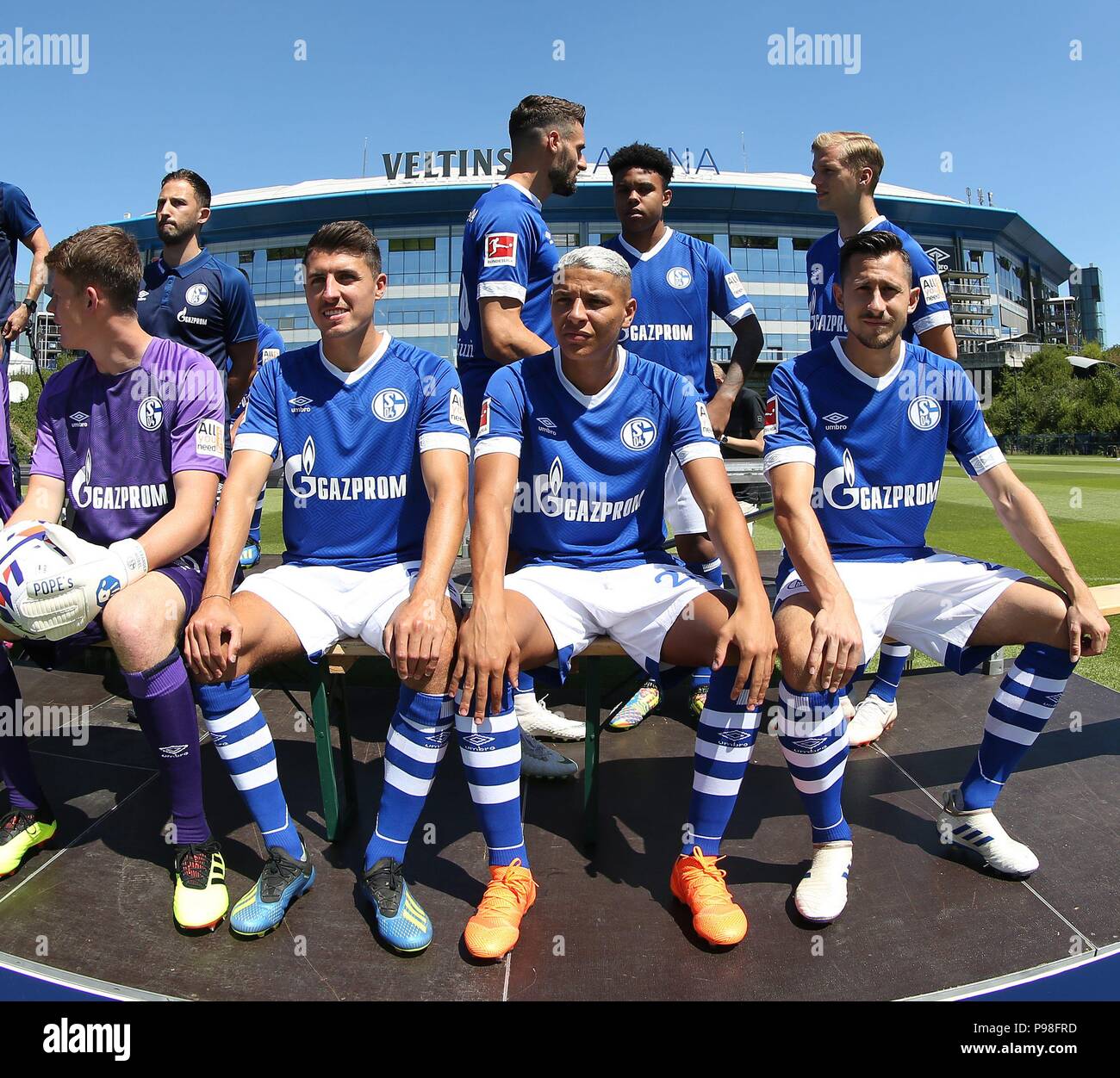 Mannschaftsfoto schalke 04 fussball bundesliga -Fotos und -Bildmaterial ...