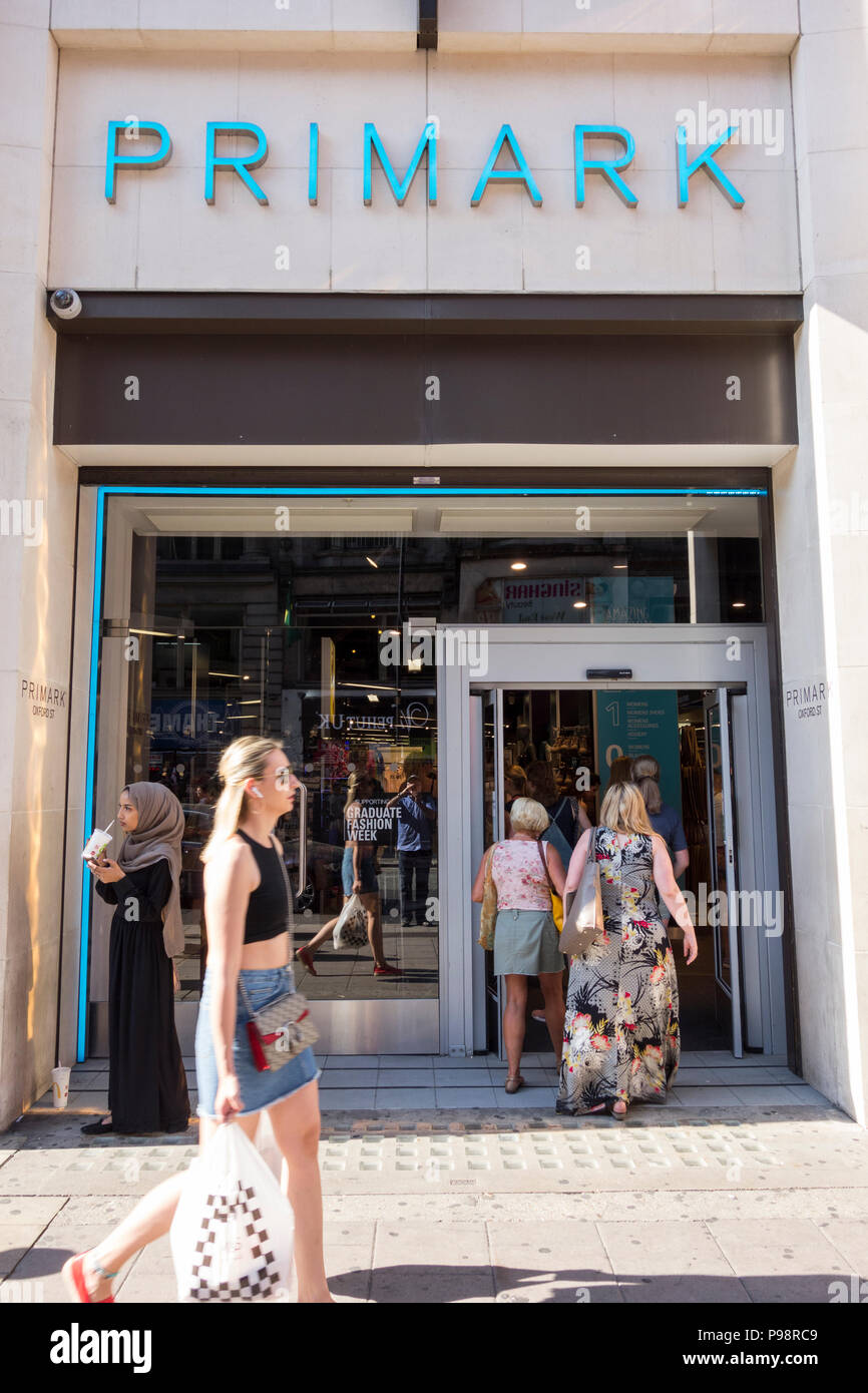 Primark store front -Fotos und -Bildmaterial in hoher Auflösung – Alamy