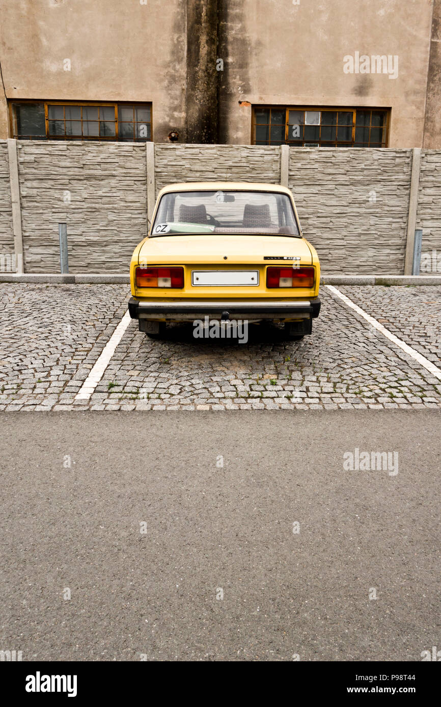 Lada oder Ziguli, VAZ-2105 Modell, Vintage russische Auto, Rückseite ...