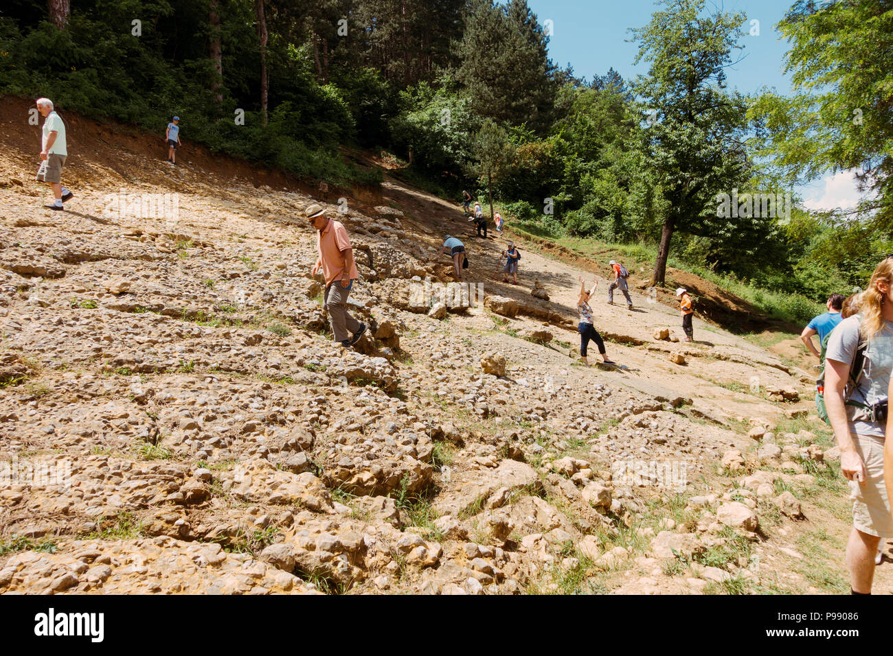 Bosnische pyramiden -Fotos und -Bildmaterial in hoher Auflösung – Alamy