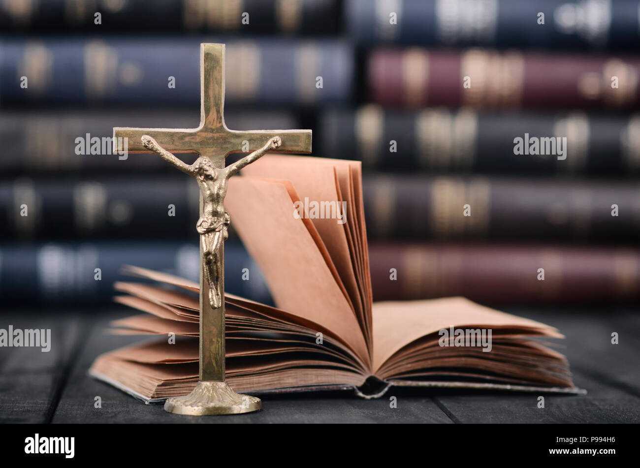 Christ christ christentum kreuz -Fotos und -Bildmaterial in hoher Auflösung - Seite 2 - Alamy
