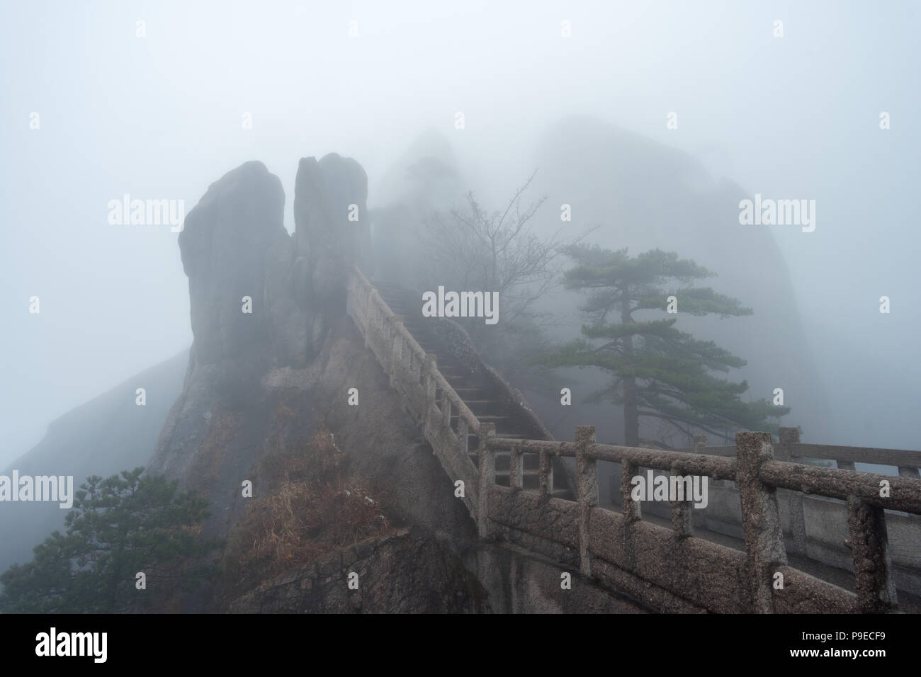Huangshan mountain chinese china -Fotos und -Bildmaterial in hoher ...