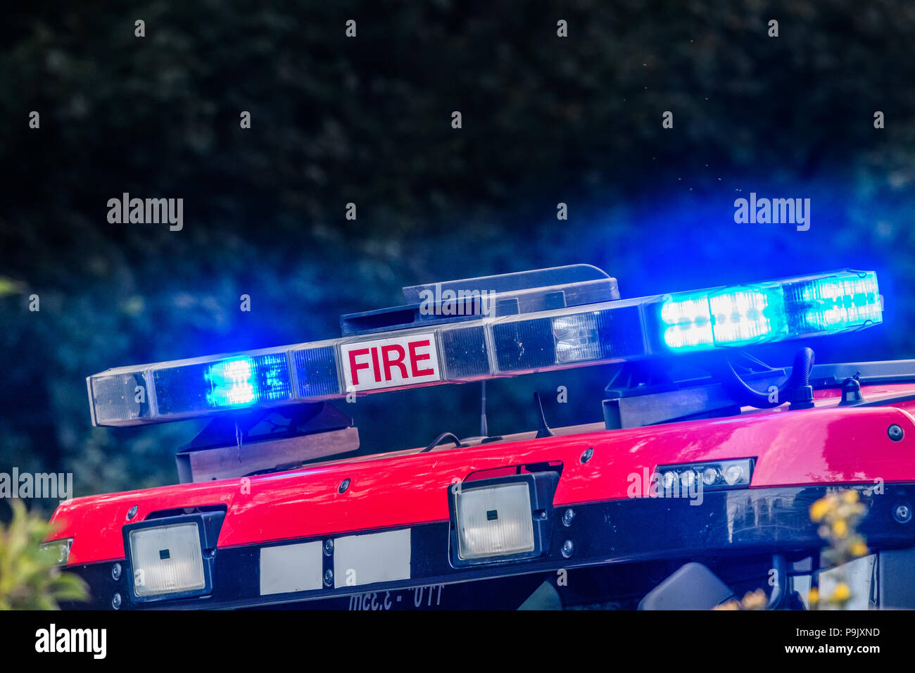 Blaulicht für ein Fahrzeug der Feuerwehr und Rettungsdienst ...