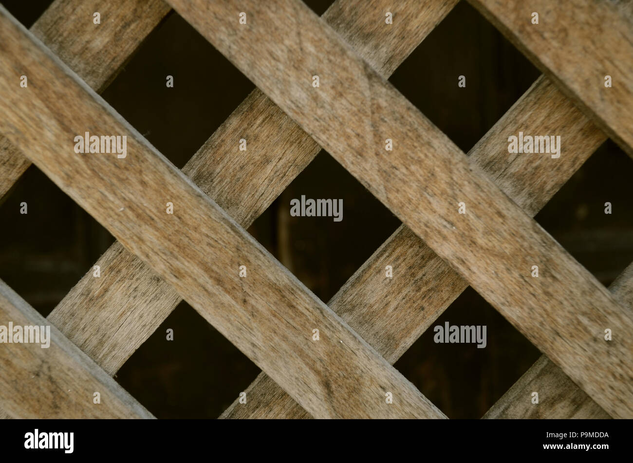 Holz oder holzgitterschirm -Fotos und -Bildmaterial in hoher Auflösung ...