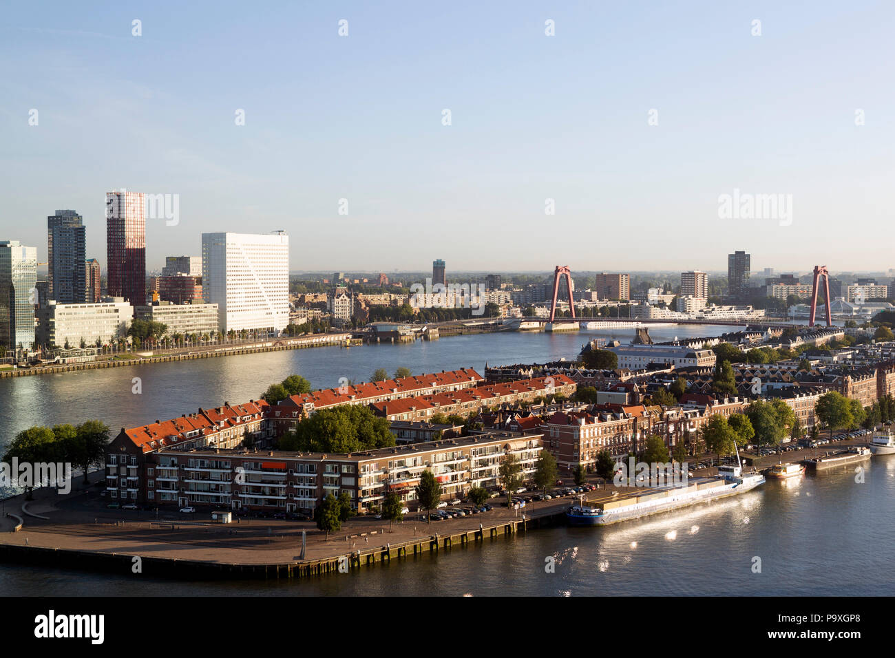 Die Nordereiland in der Neuen Maas (Nieuwe Maas), Fluss in Rotterdam in ...