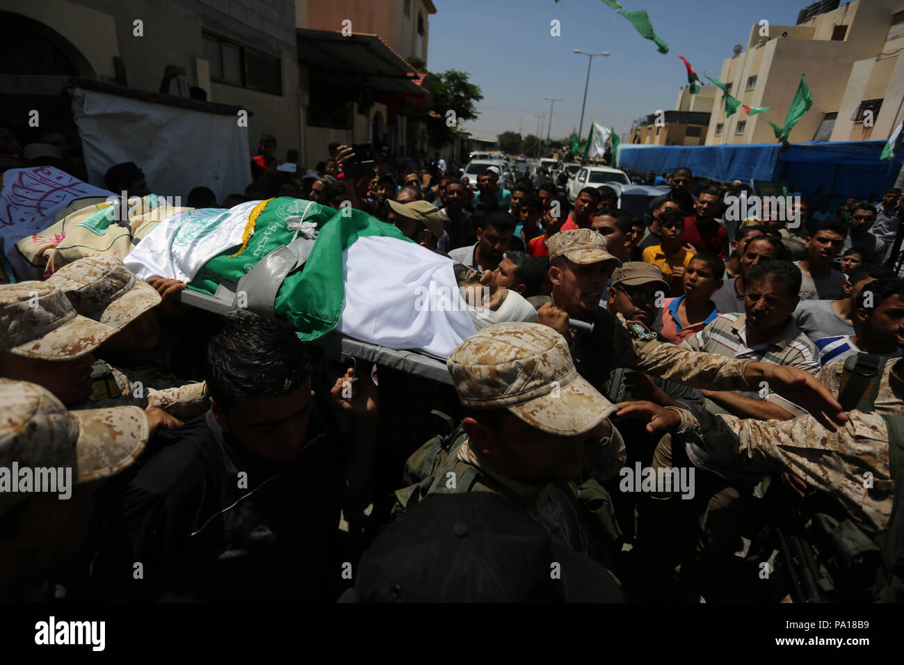 Rafah, Gaza, palästinensischen Gebiet. 20. Juli 2018. Trauernde tragen ...