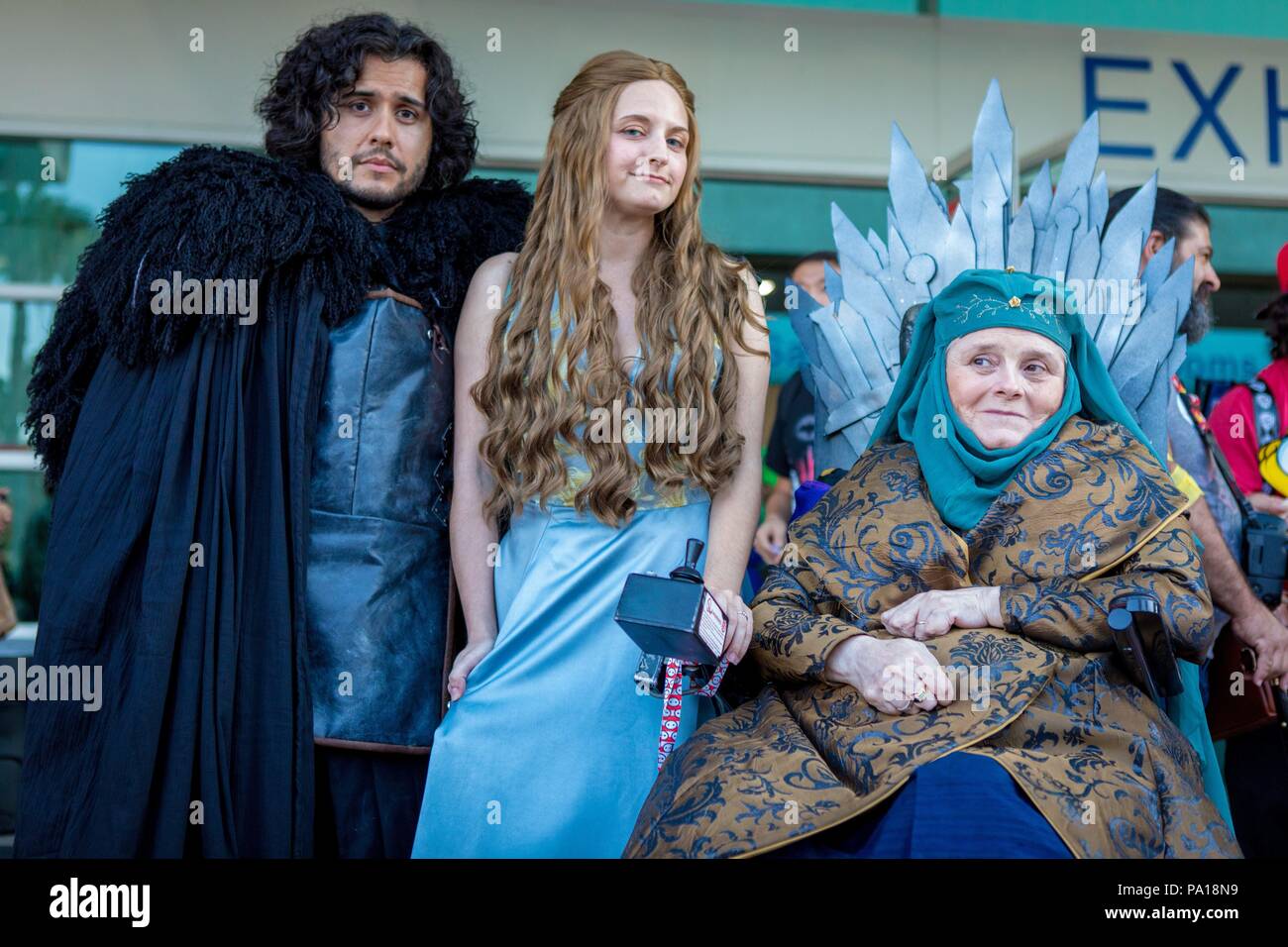 Cosplayer Carlos als John Snow (links), als Baraciel Margaery Tyrell ...