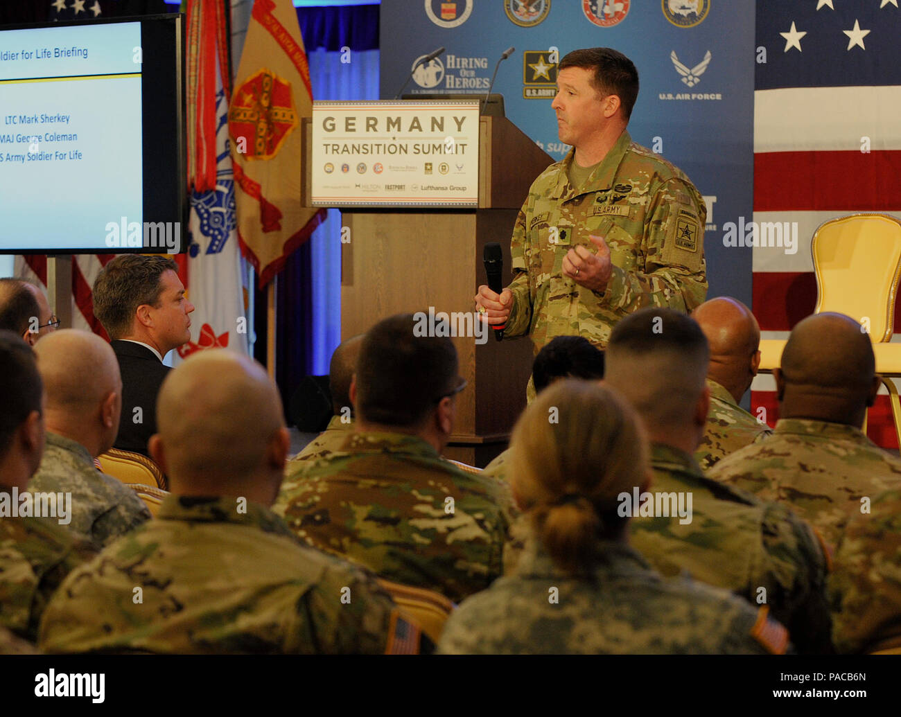U s army 1st lt mark -Fotos und -Bildmaterial in hoher Auflösung – Alamy