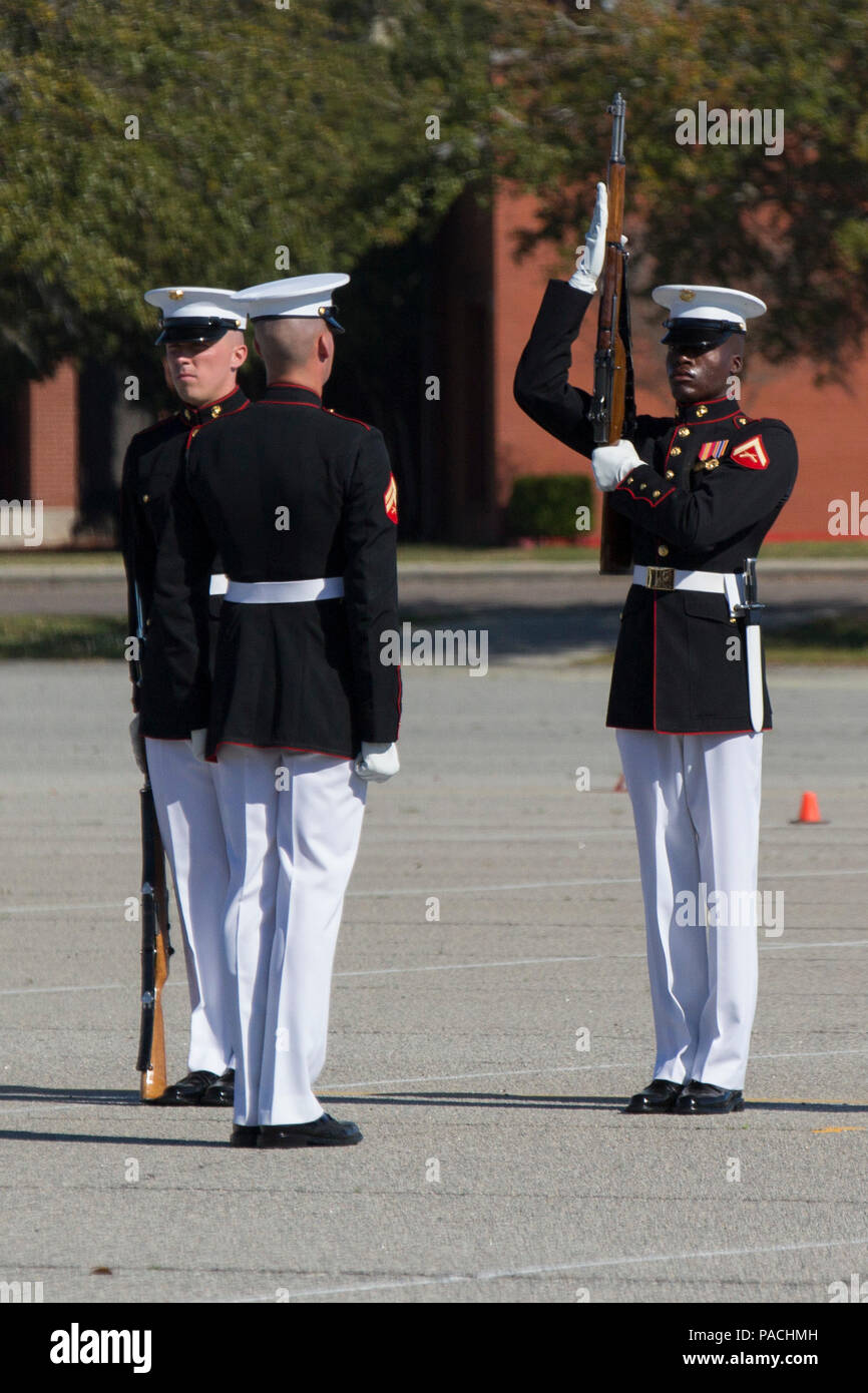 Das US Marine Corps leise Bohren Platoon am Peatross Parade Deck auf ...
